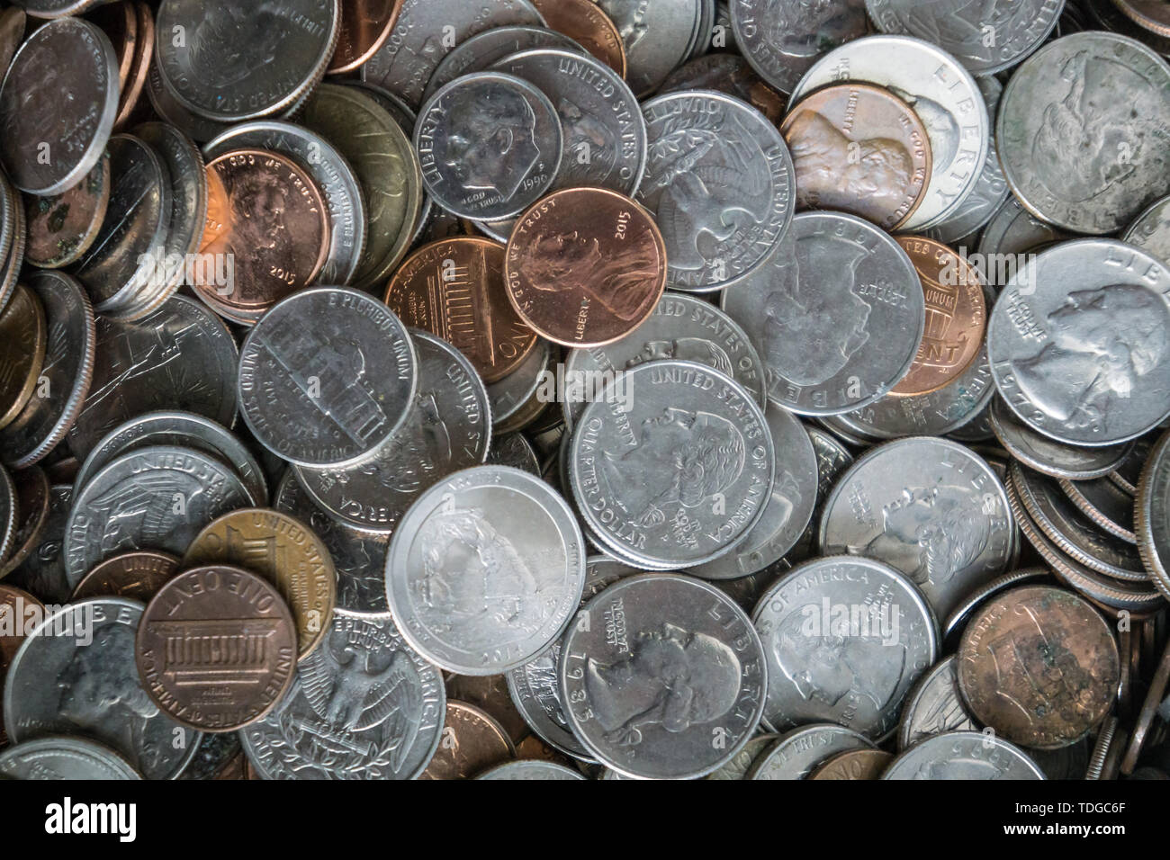 Silver coins texture hi-res stock photography and images - Alamy
