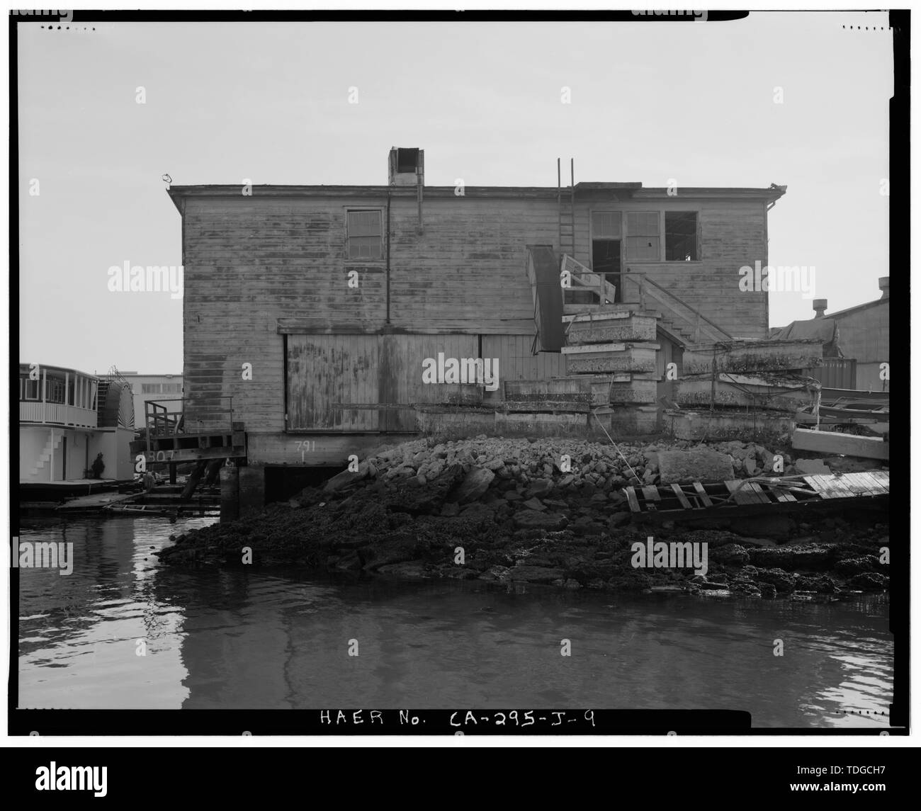 Oven shop Black and White Stock Photos & Images - Alamy