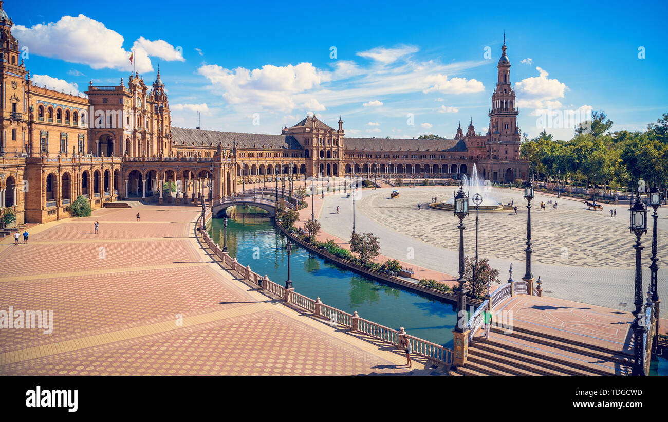 Spanish square, Seville Stock Photo - Alamy