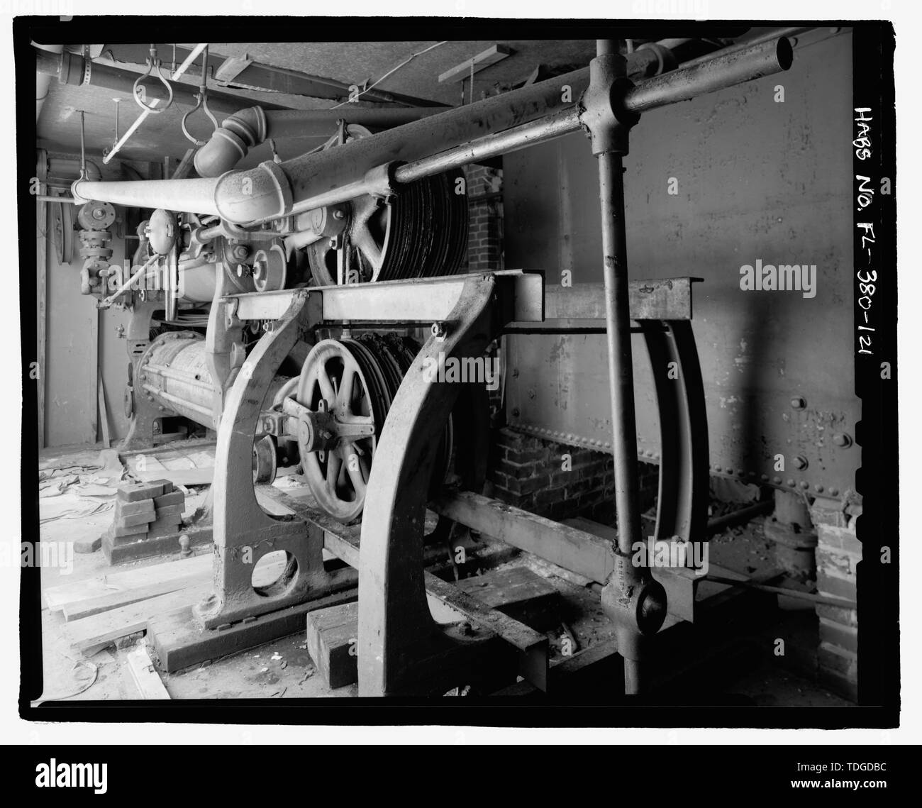 Otis elevator hi-res stock photography and images - Alamy