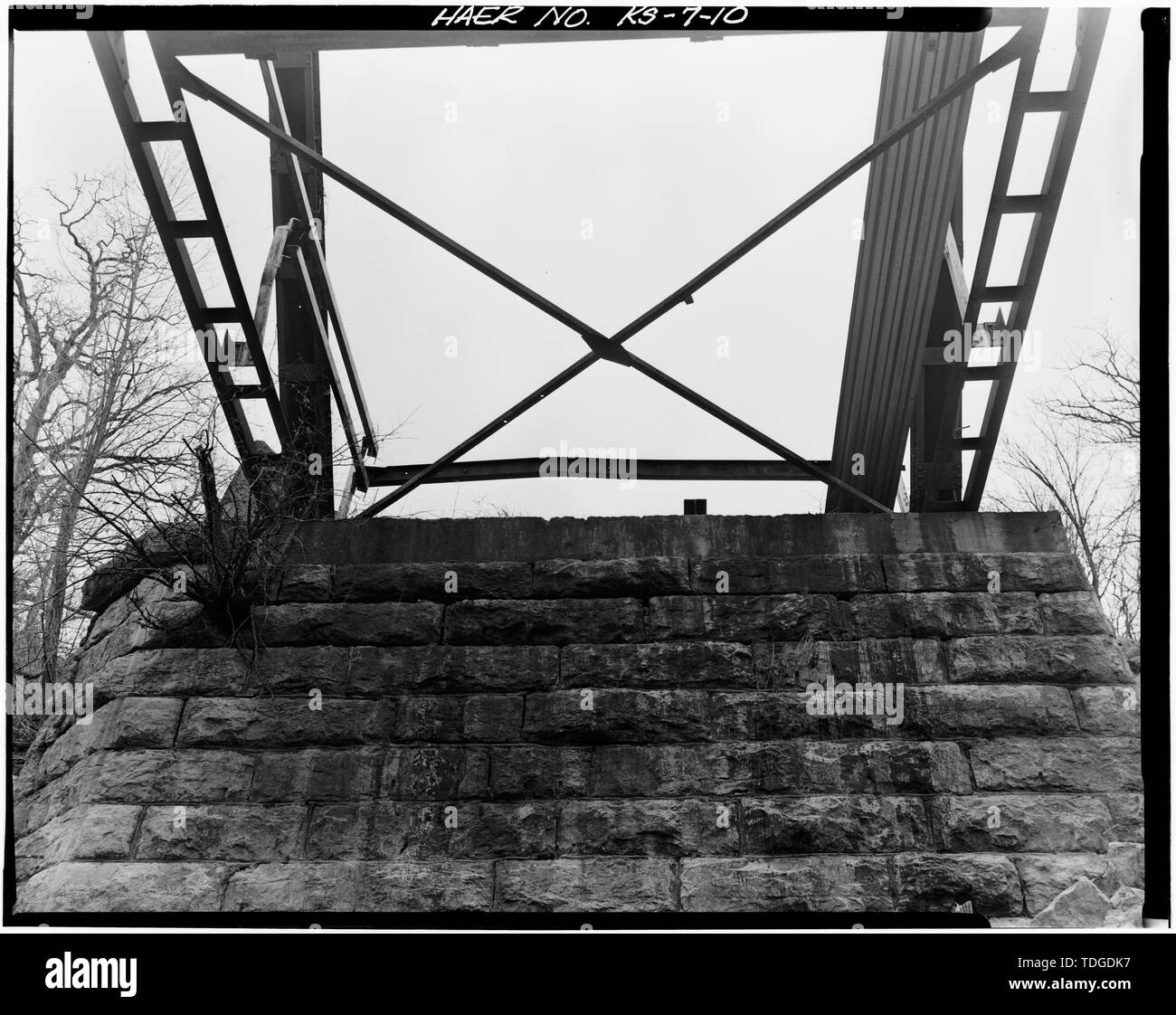 Wrought iron truss bridge Black and White Stock Photos & Images - Alamy