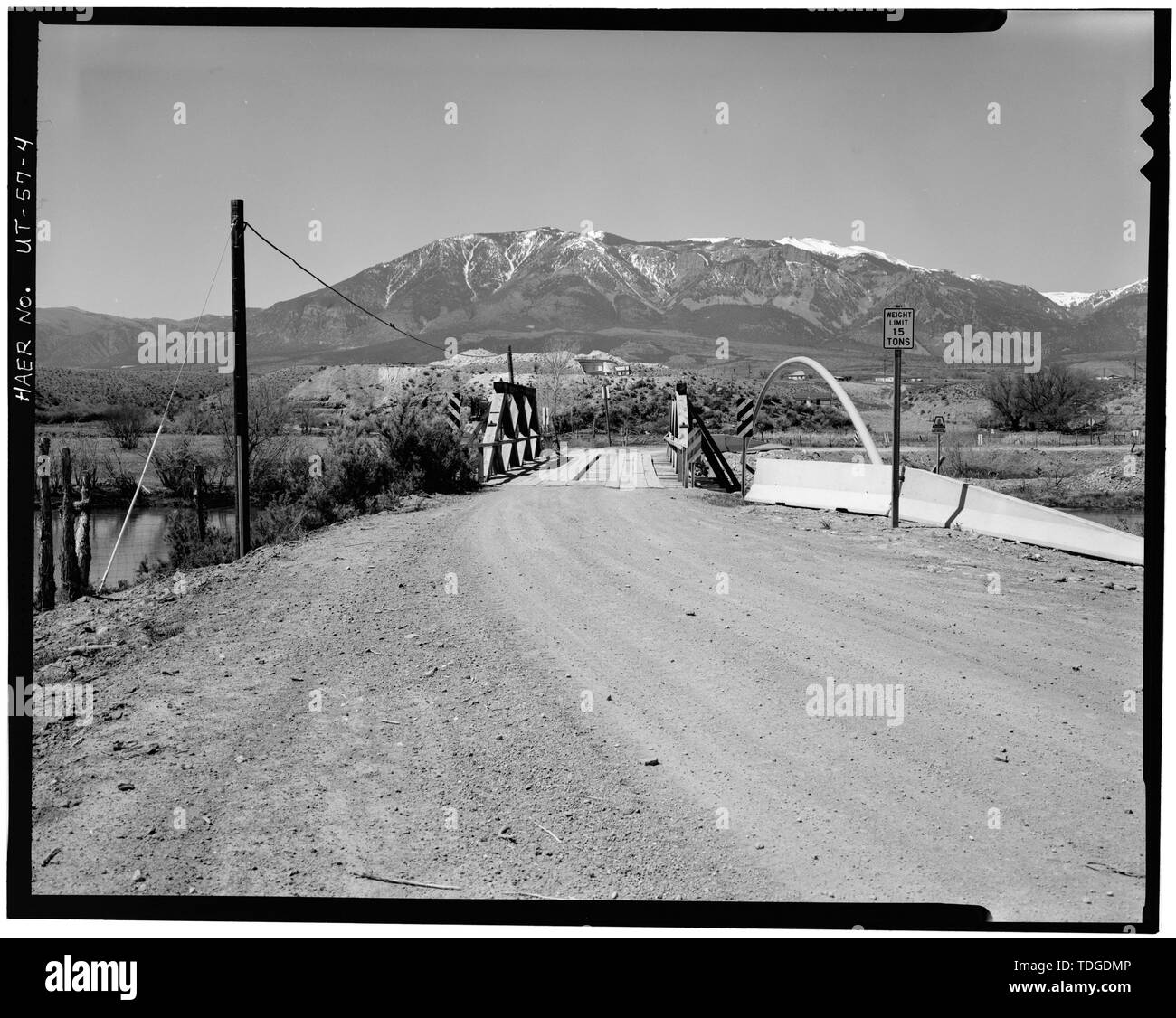 Rio grande river bridge Black and White Stock Photos & Images - Alamy