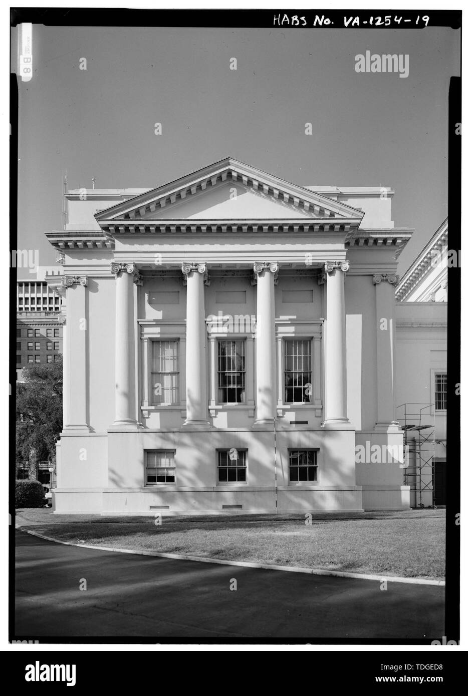 NORTHEAST FACADE, MAIN BLOCK - Virginia State Capitol, Bank and 10th ...