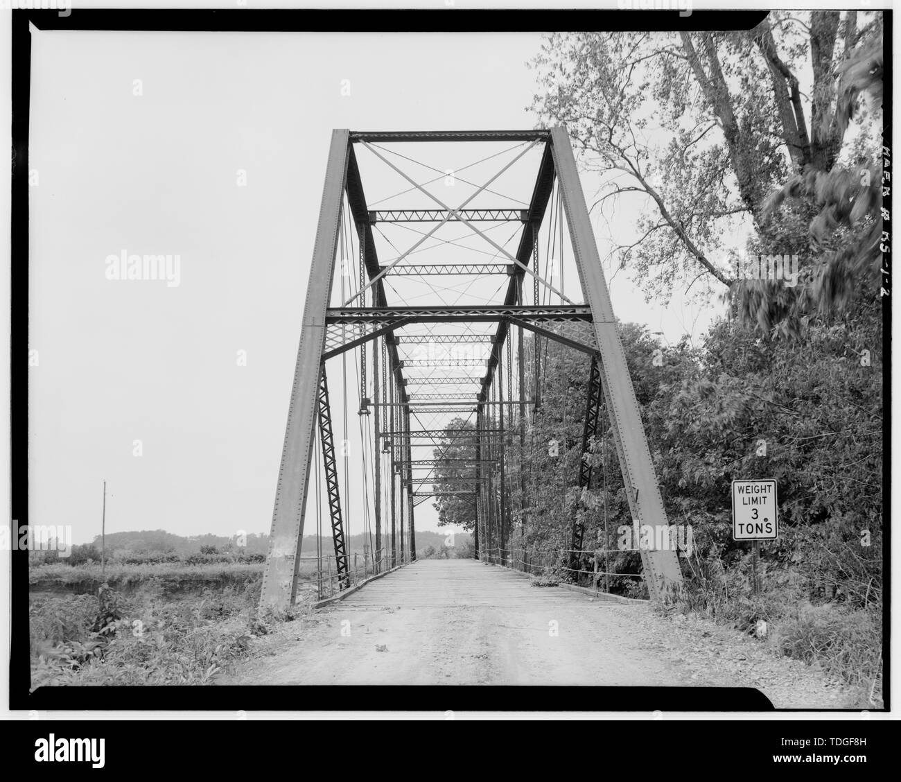 NORTHEAST TRUSS OPENING - Half-Mound Bridge, Spanning Delaware River on ...