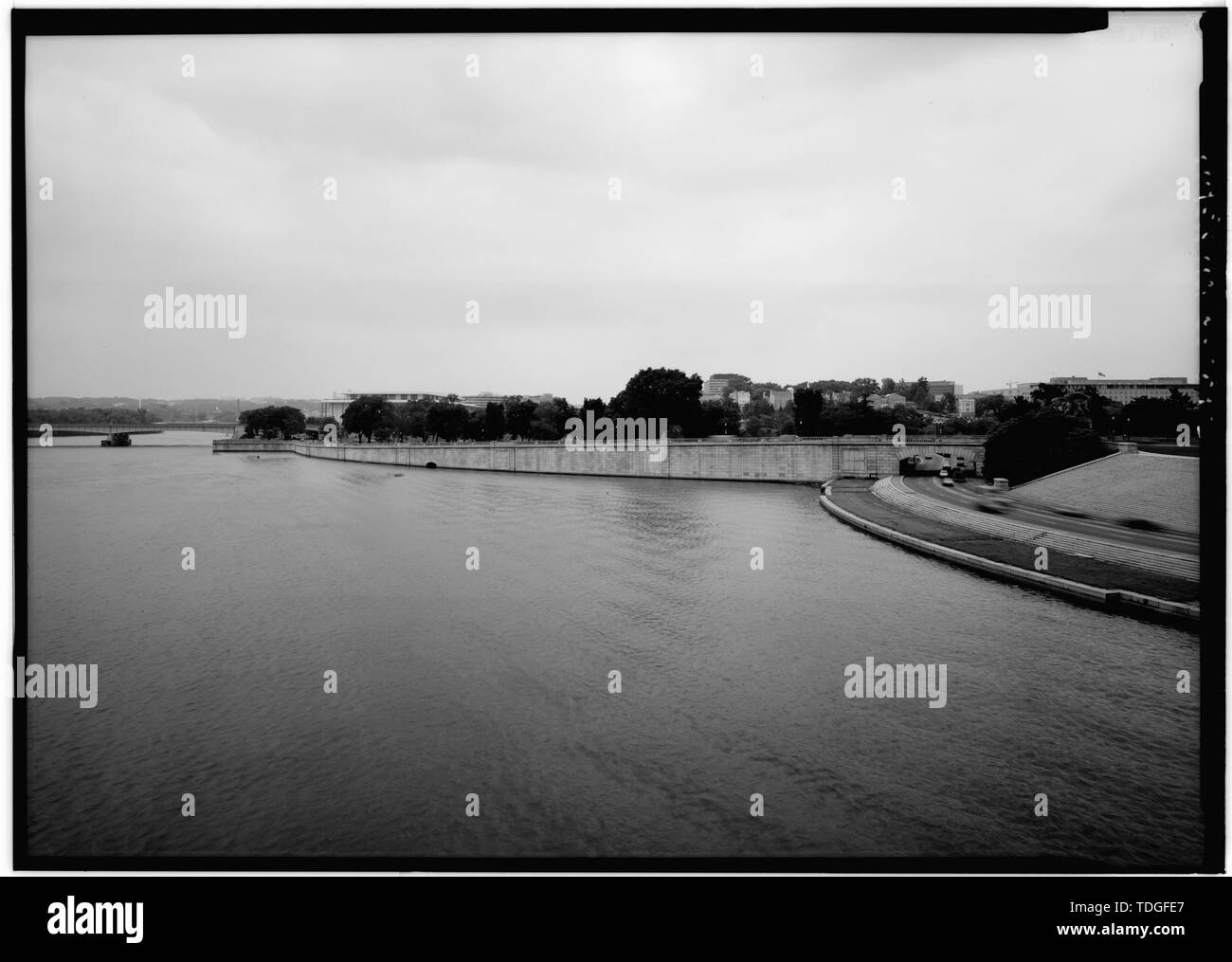 NORTHEASTERN VIEW OF THE ROCK CREEK AND POTOMAC PARKWAY RAMP. VIEW ...