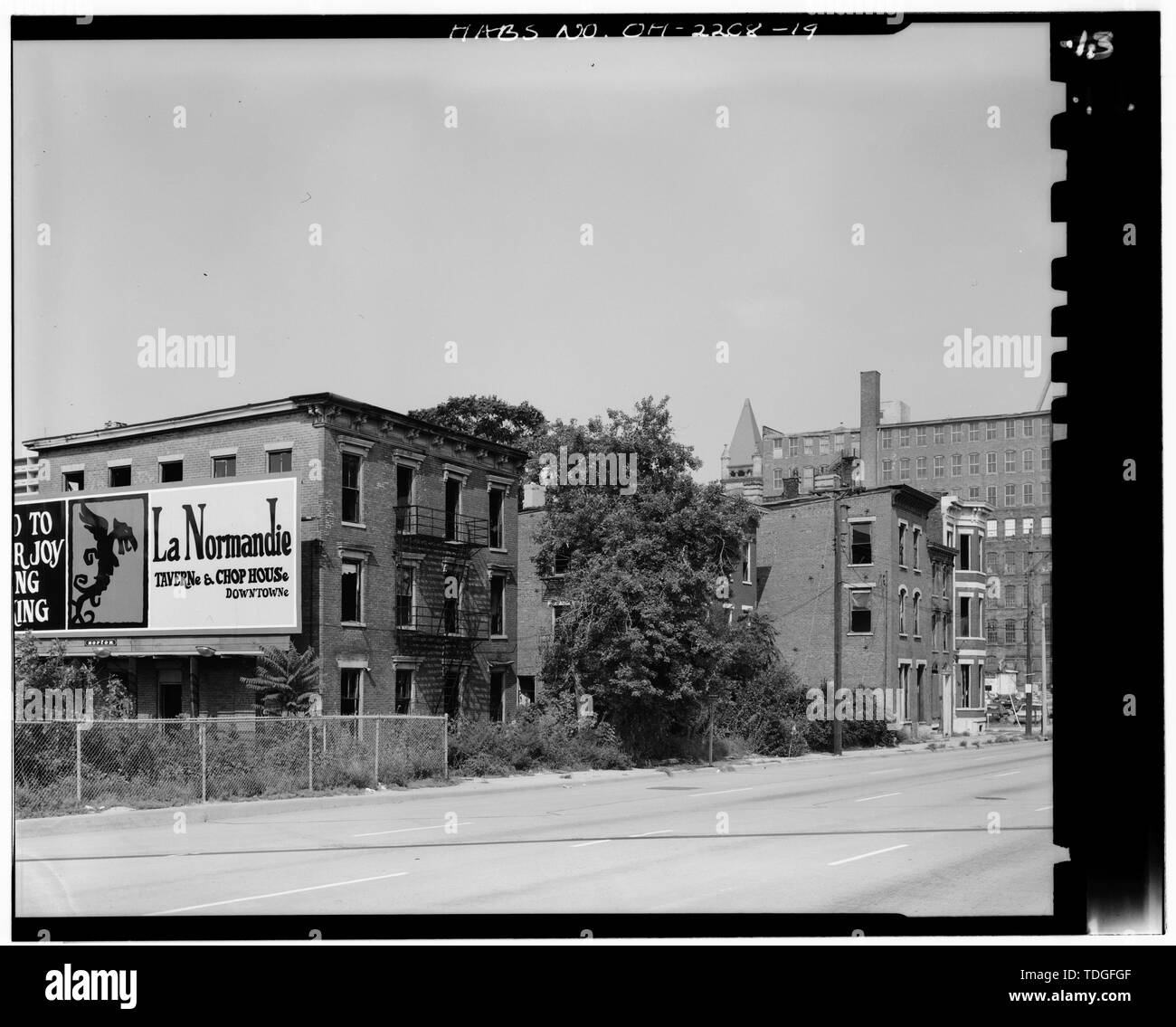 NORTHSIDE STREETSCAPE (7th STREET) LOOKING NORTHEAST - Eighth Street ... NORTHSIDE STREETSCAPE (7th STREET) LOOKING NORTHEAST - Eighth Street ...