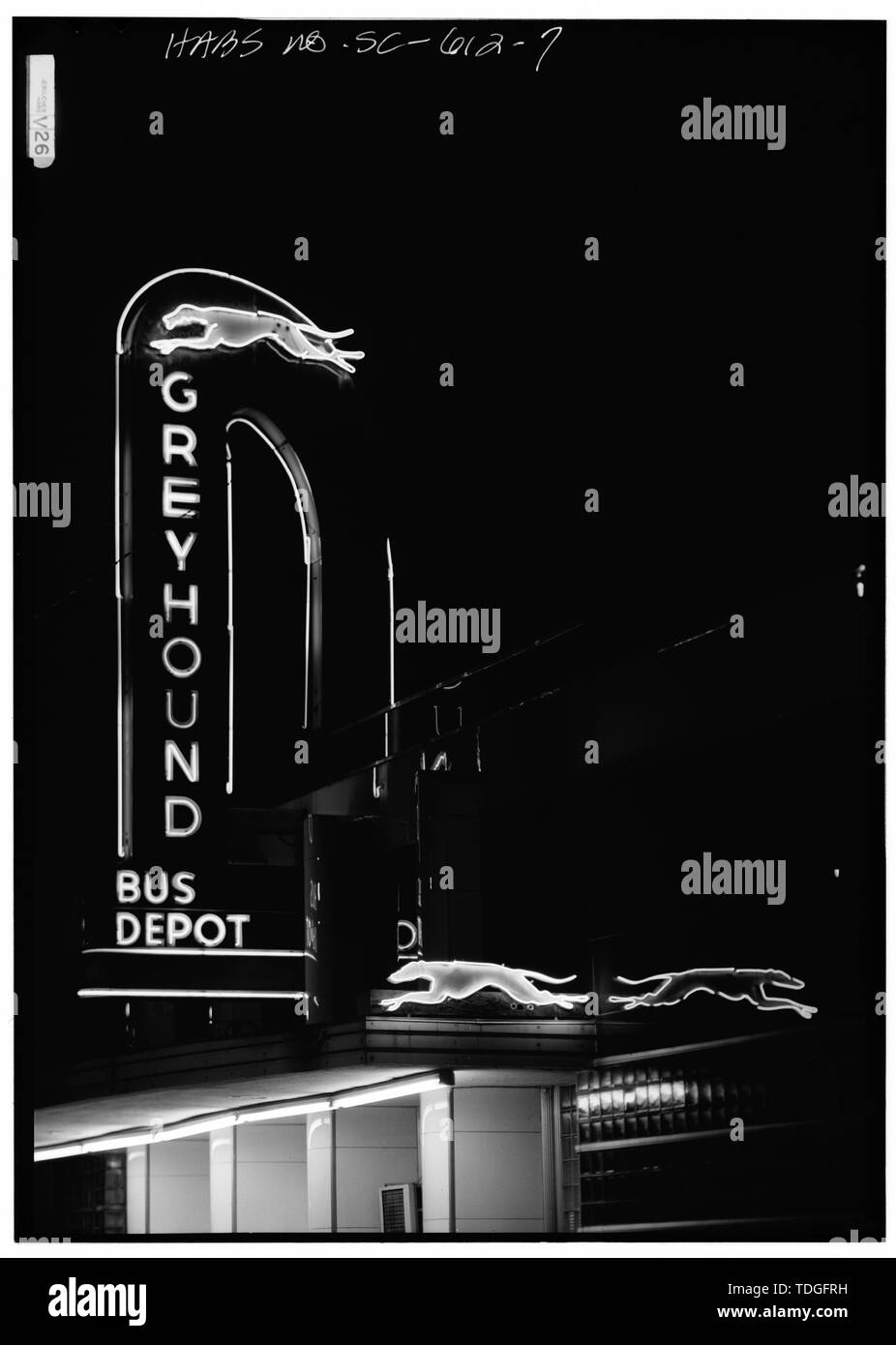 Front of greyhound station hi-res stock photography and images - Alamy