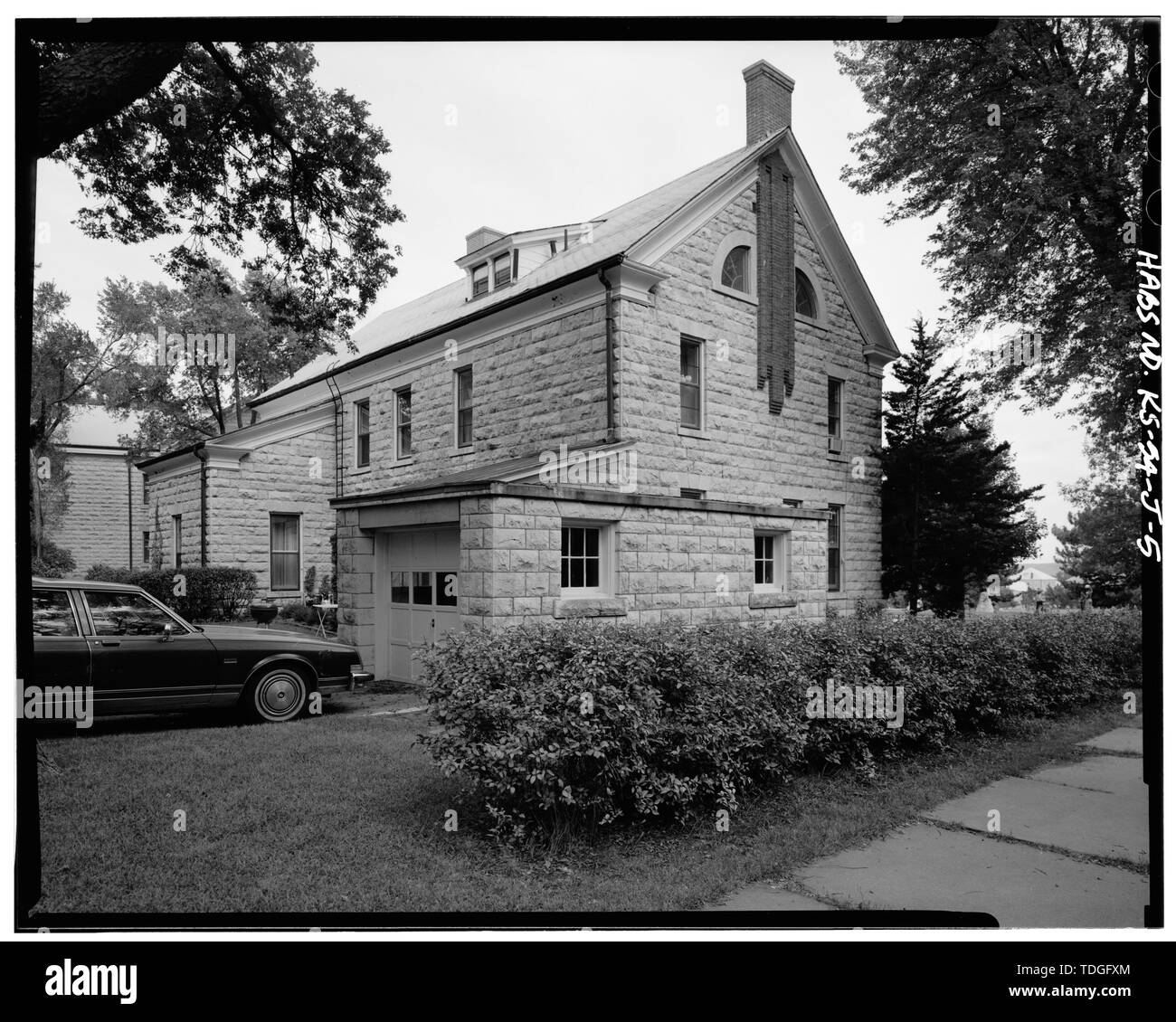 NORTHWEST (REAR) and SOUTHWEST ELEVATIONS, LOOKING SOUTHEAST. - Fort ...
