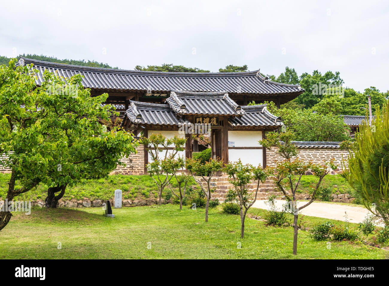 Central entrance to the korean Byeongsan Seowon Confucian Academy in ...