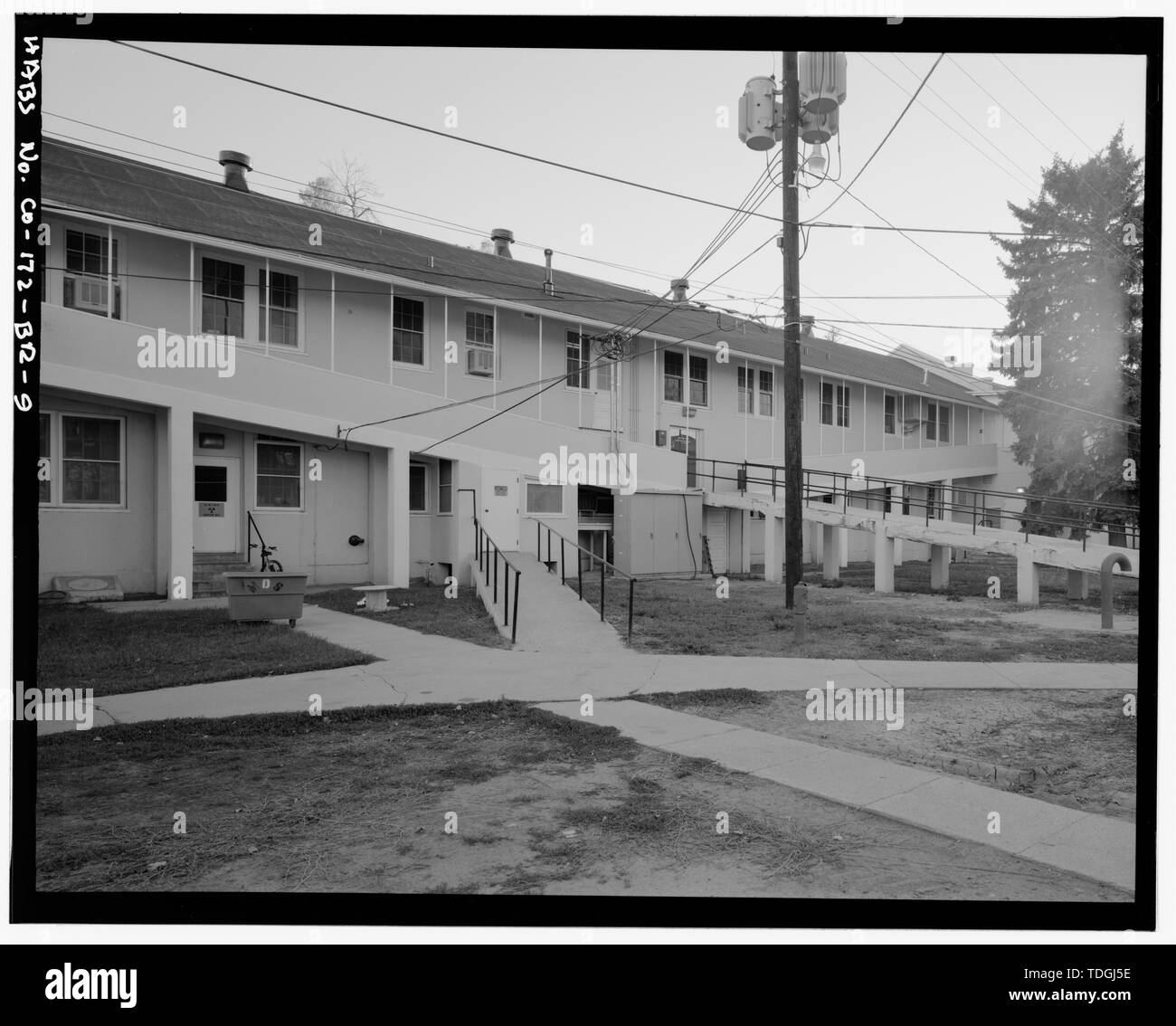 Hospital building emergency street Black and White Stock Photos & Images - Alamy