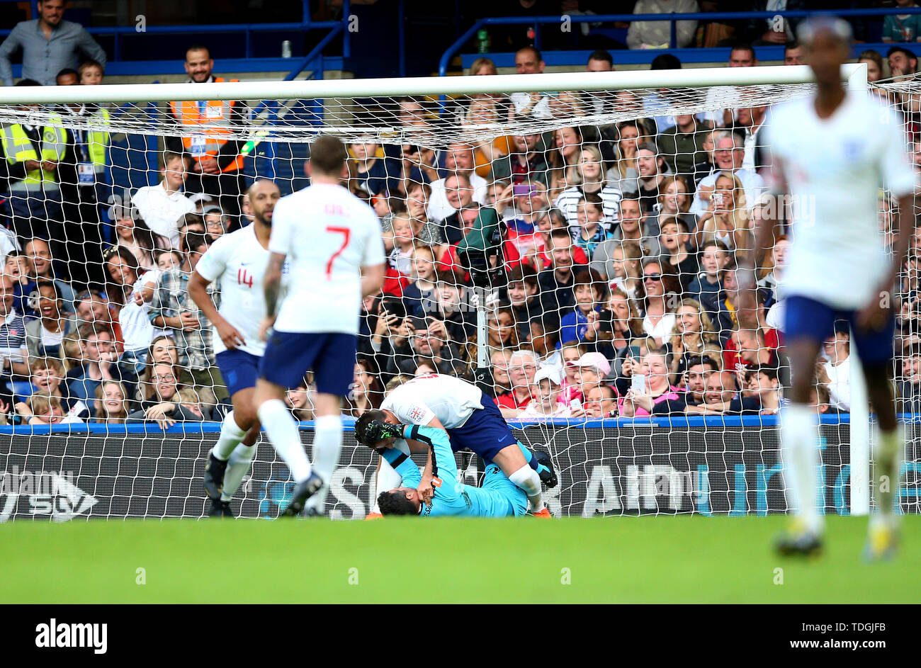 England's John Terry (centre) and World Eleven's Goalkeeper Julio Cesar ...