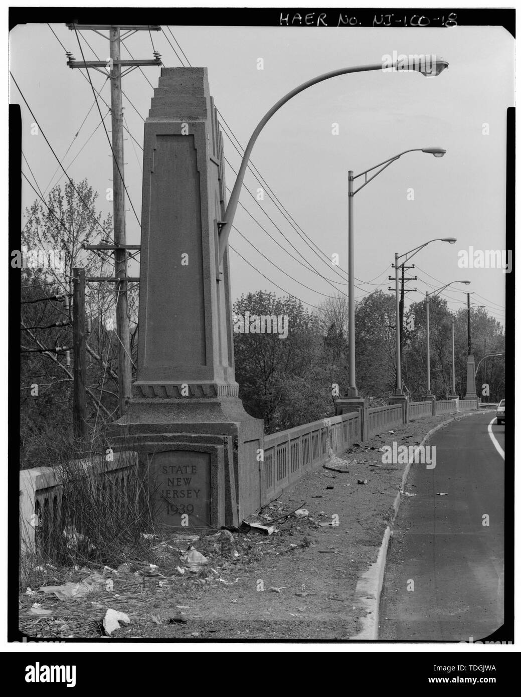 Northside balustrade and sidewalk. View to southeast. - Passaic River ...