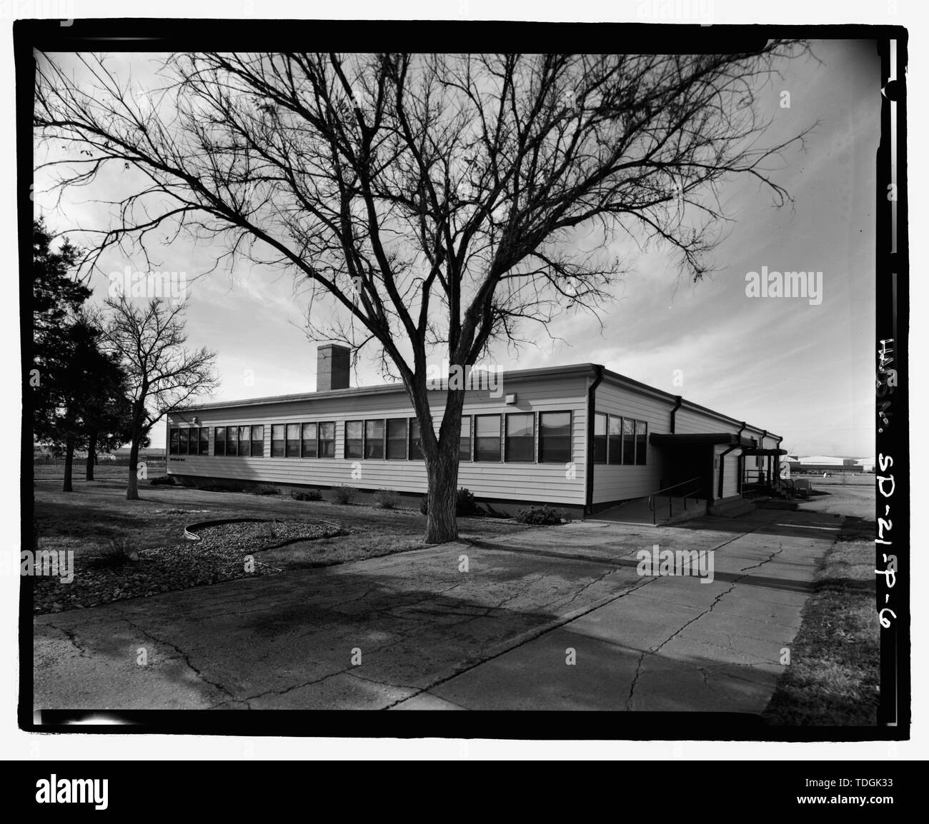 Army base mess hall hi-res stock photography and images - Alamy