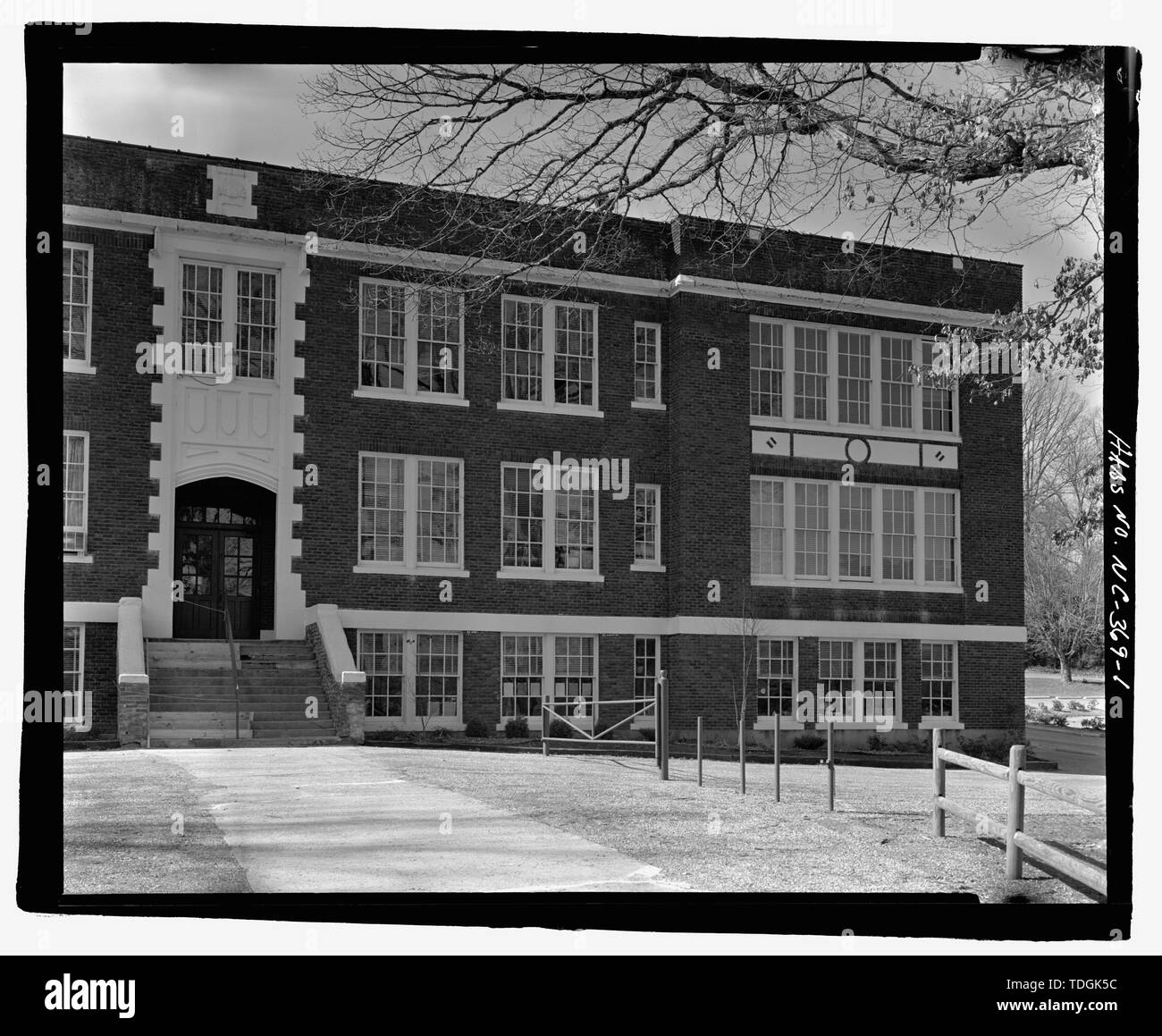 Northwest front - Bryson City Elementary School Building, Arlington ...