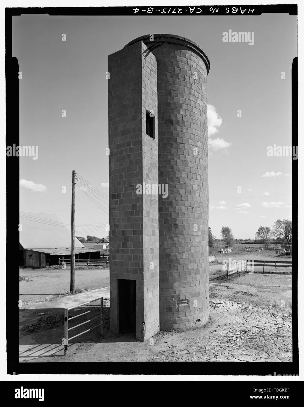 Tile silo hi-res stock photography and images - Alamy