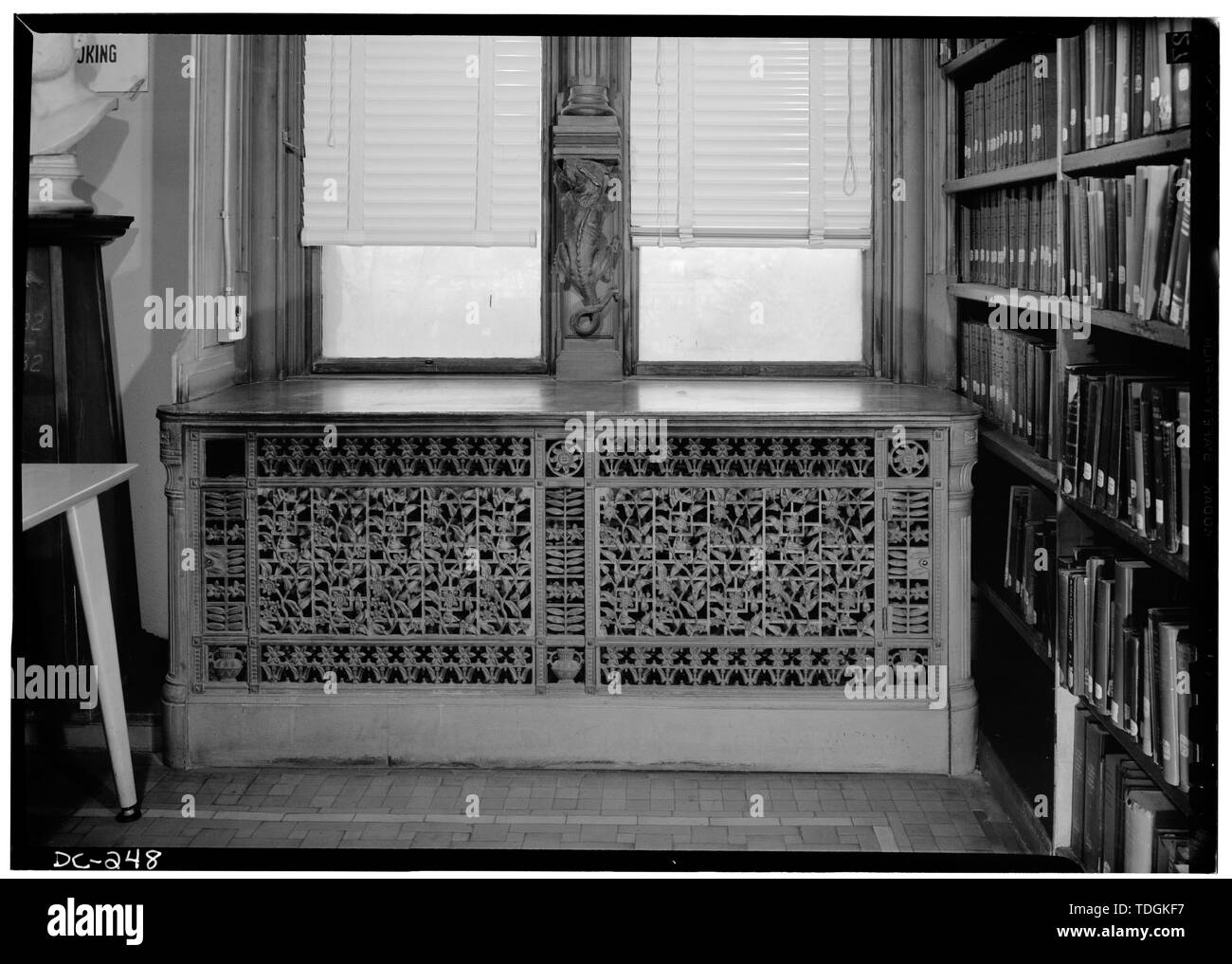 Cast iron grille Black and White Stock Photos & Images - Alamy