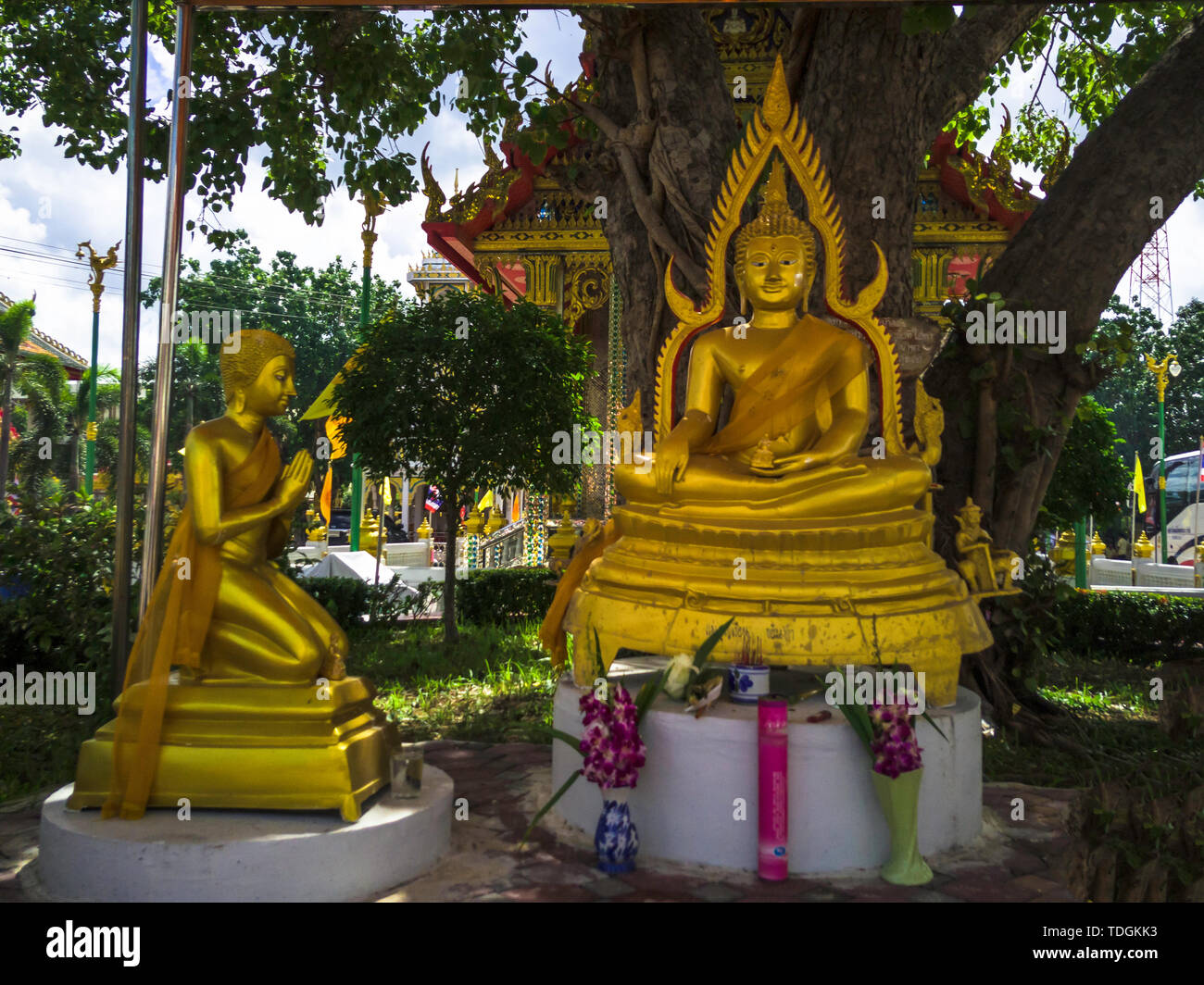 Buddhist buddha niches hi-res stock photography and images - Alamy
