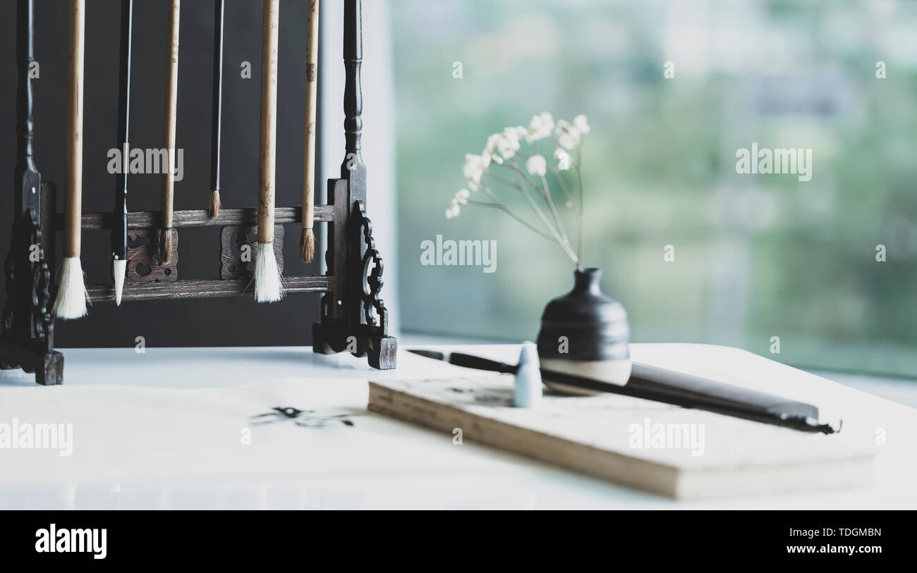 Teaching calligraphy hi-res stock photography and images - Alamy