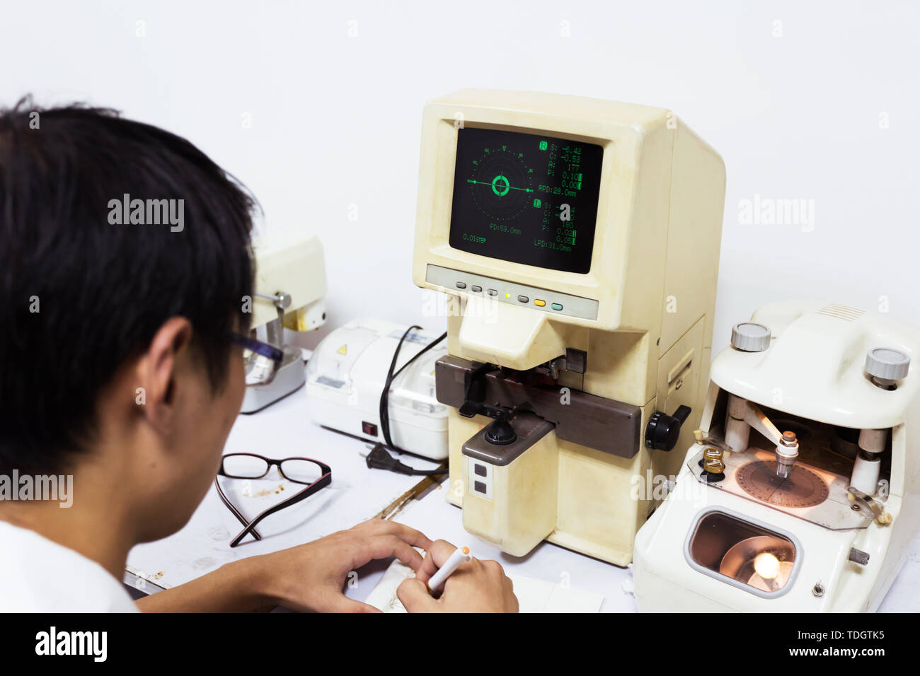 Optometry instrument hi-res stock photography and images - Alamy