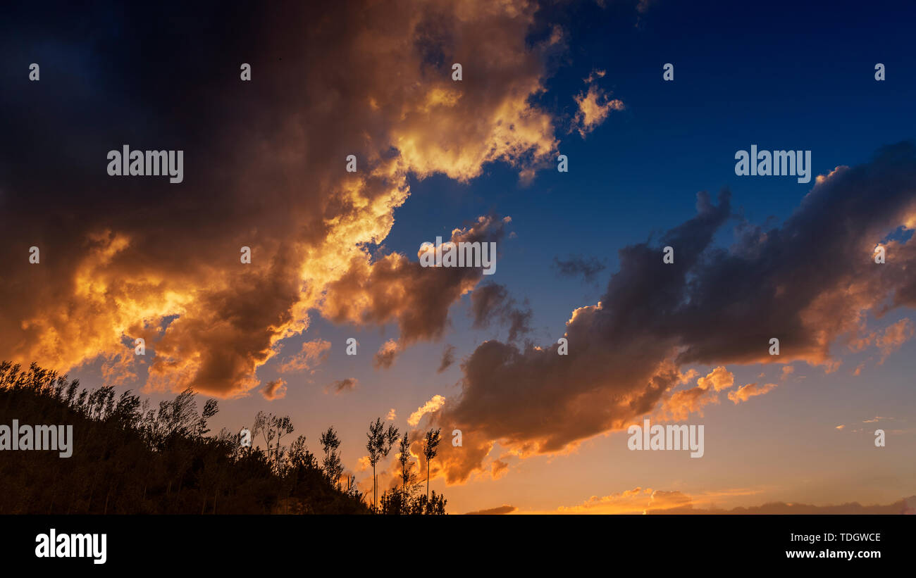Pyroclastic cloud hi-res stock photography and images - Alamy