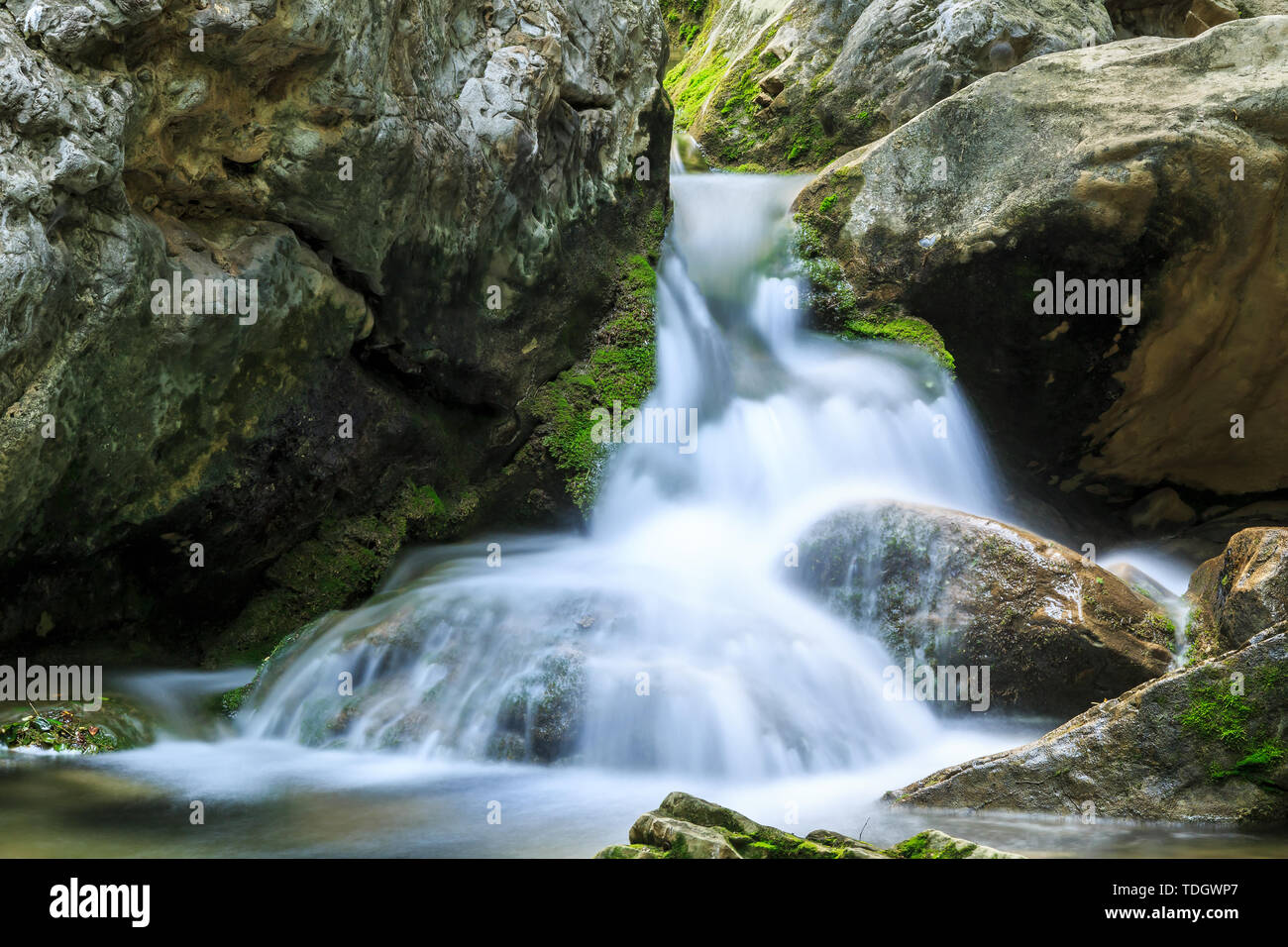 Waterfalls rivers lakes in hi-res stock photography and images - Alamy