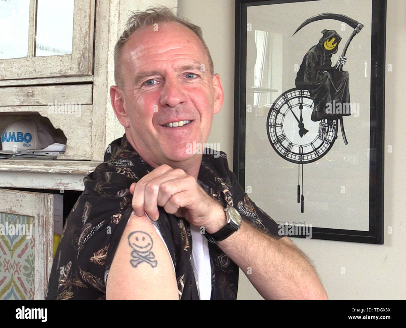 Cross smiley hi-res stock photography and images - Alamy