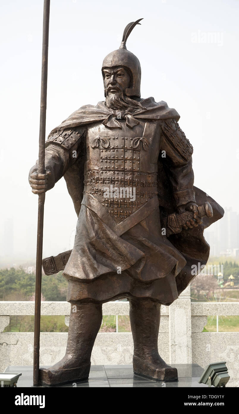 Statues of ancient Qin characters Stock Photo - Alamy