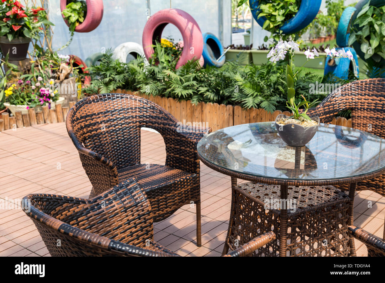 Leisurely seating hi-res stock photography and images - Alamy