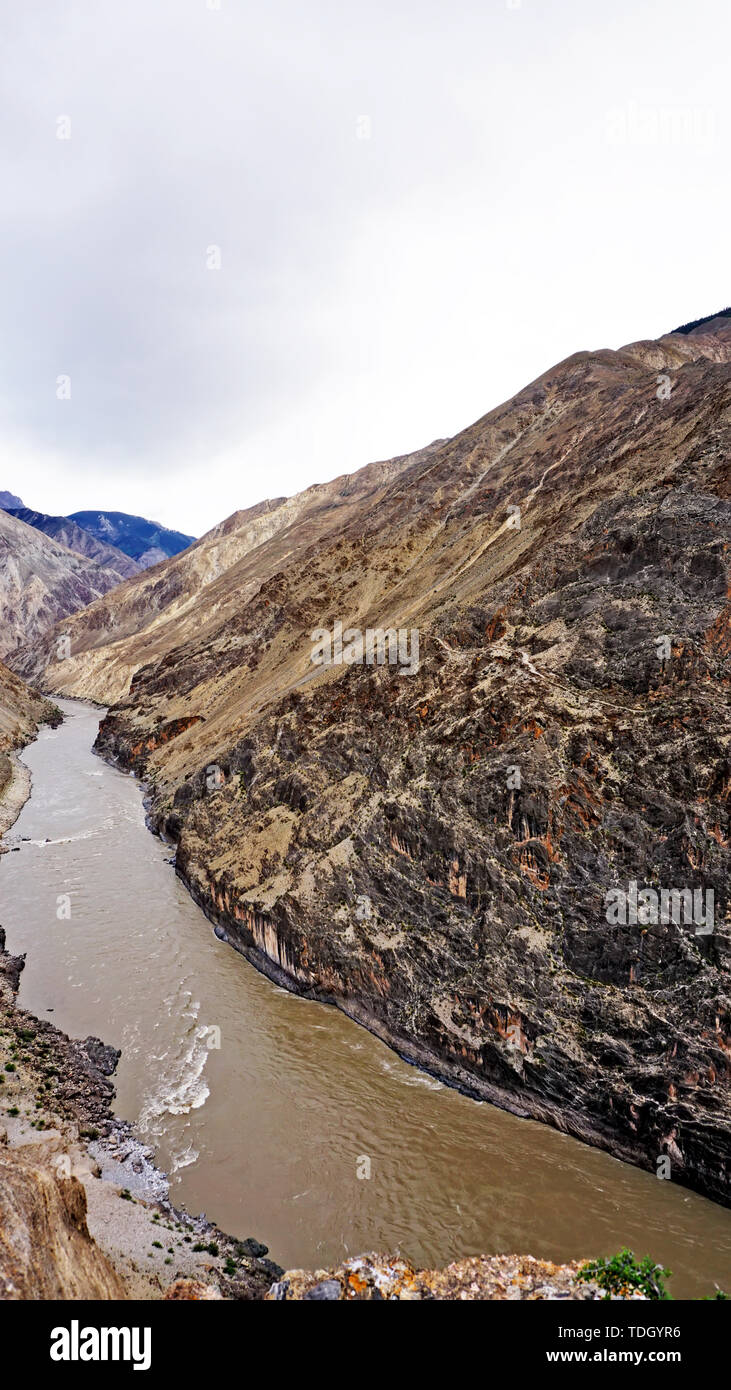 Nu River Scenery, 318 Sichuan-Tibet Line Nu River section, located ...