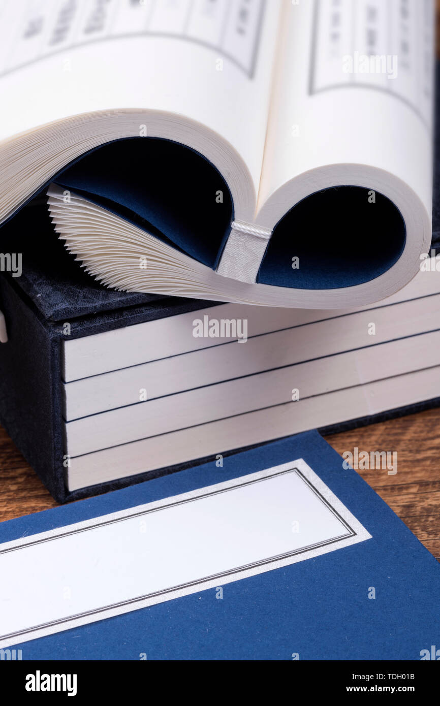 Rice paper books hi-res stock photography and images - Alamy
