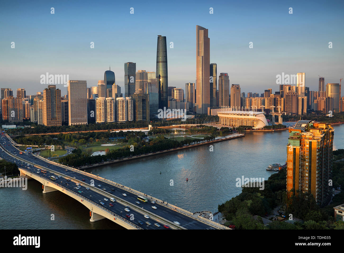 Pearl river new city landmarks hi-res stock photography and images - Alamy