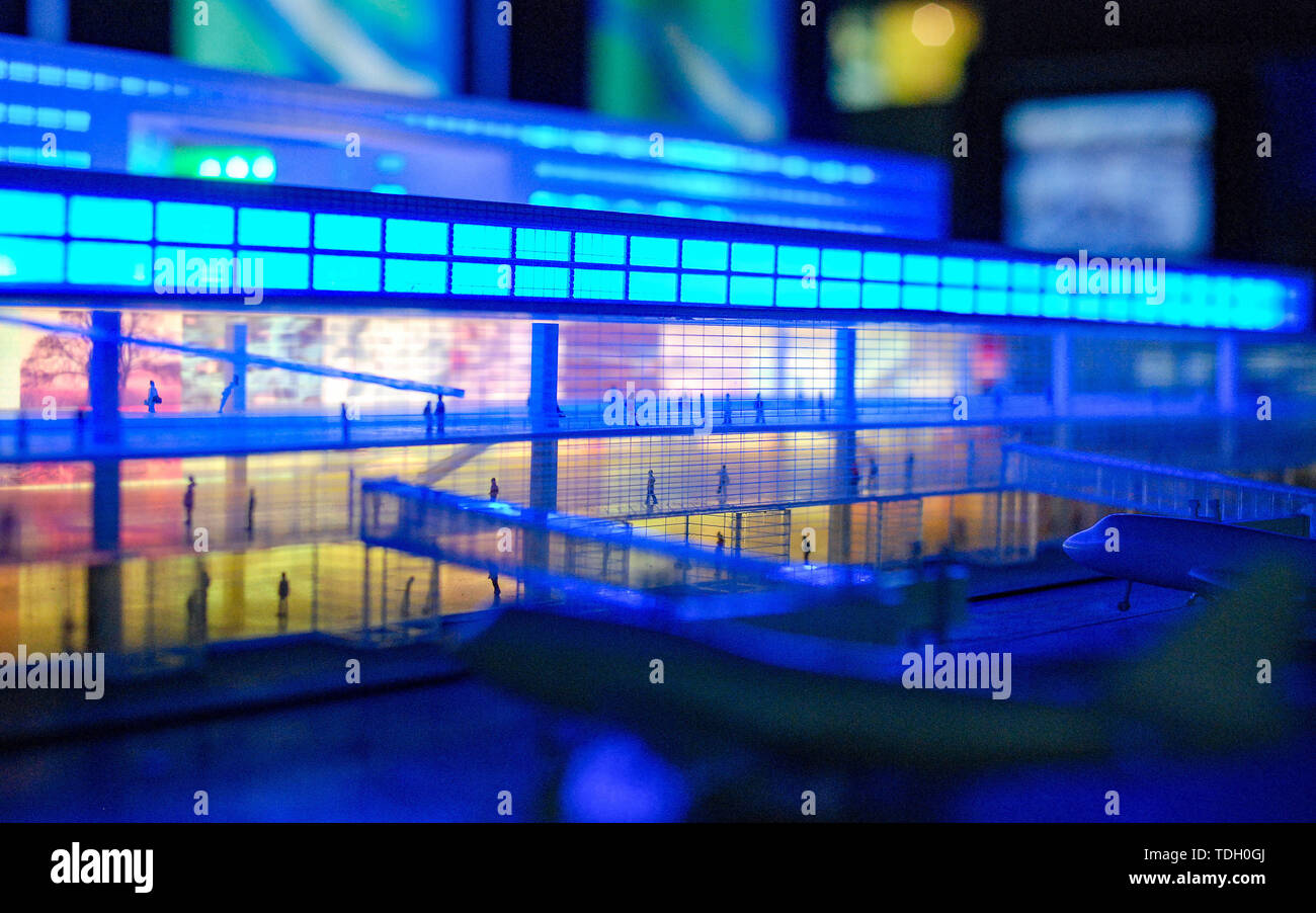Hongqiao Hub (Shanghai Municipal Planning Museum Stock Photo - Alamy