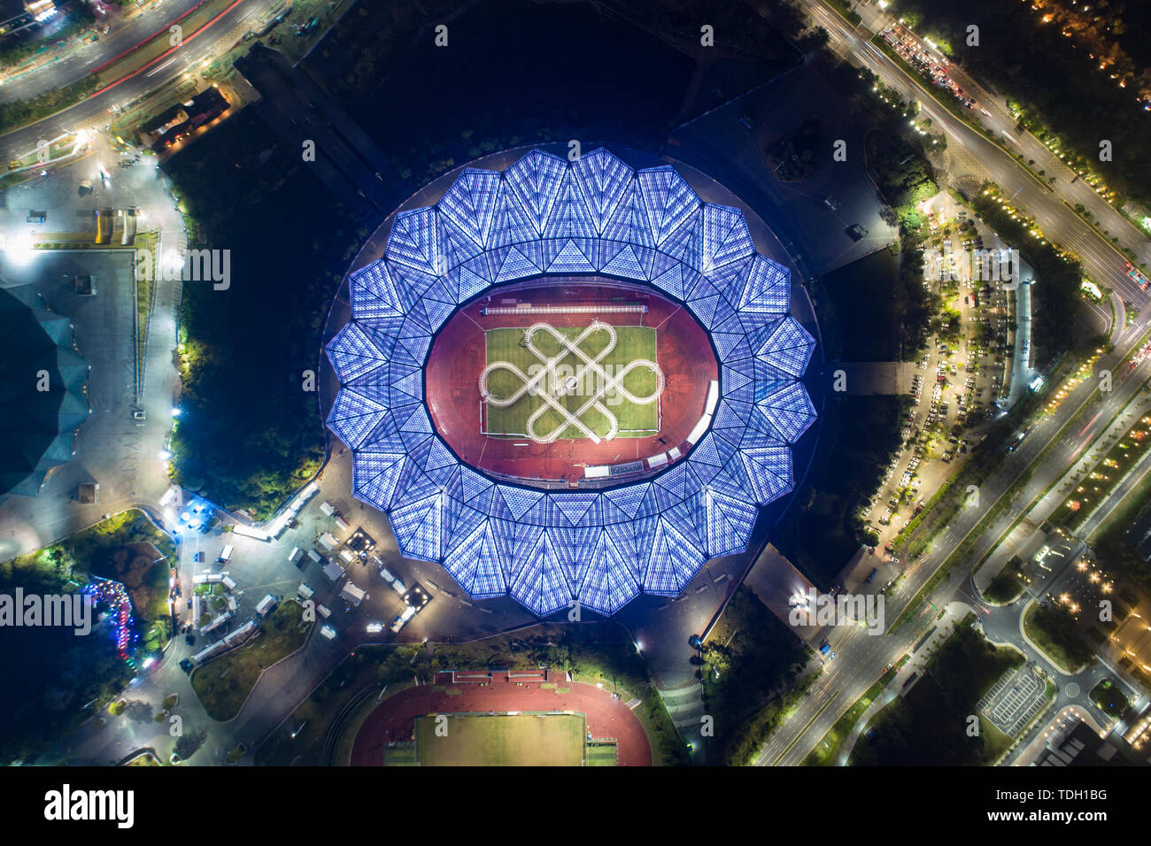 Illuminated gymnasium hi-res stock photography and images - Alamy