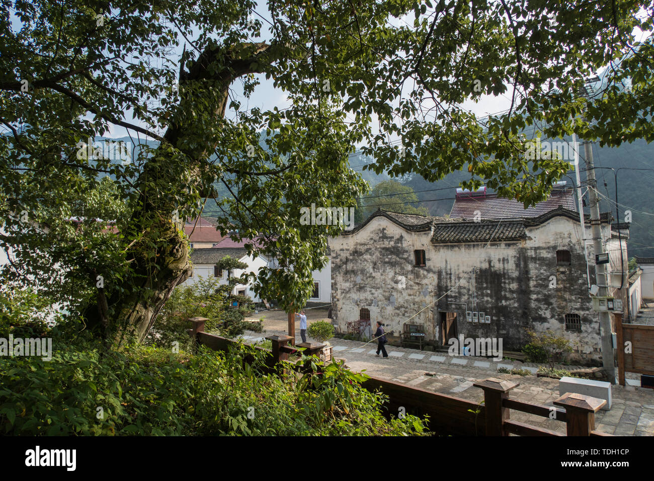 Traditional Chinese residential houses Stock Photo - Alamy