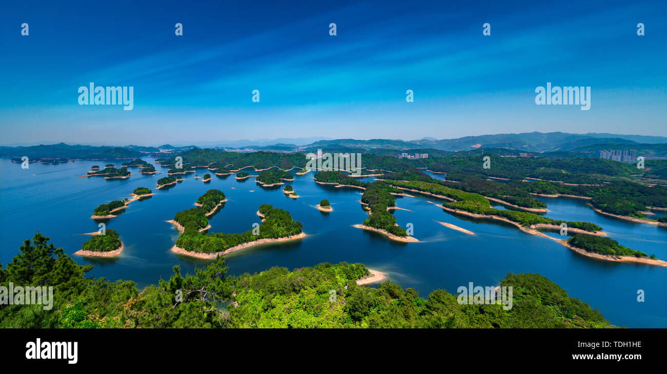 Sky scenery qiandao lake hi-res stock photography and images - Alamy