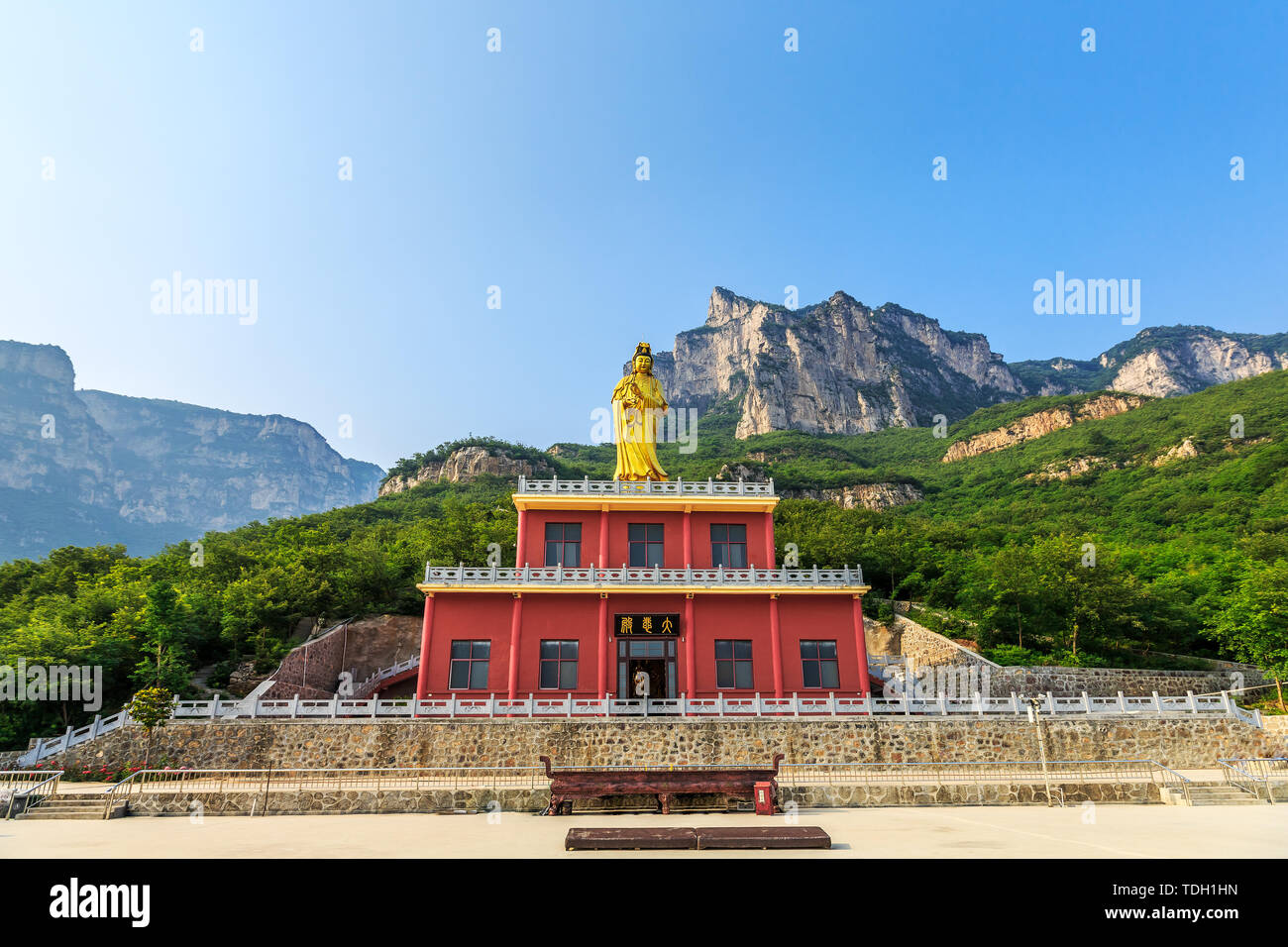 Wanshan temple mountains hi-res stock photography and images - Alamy