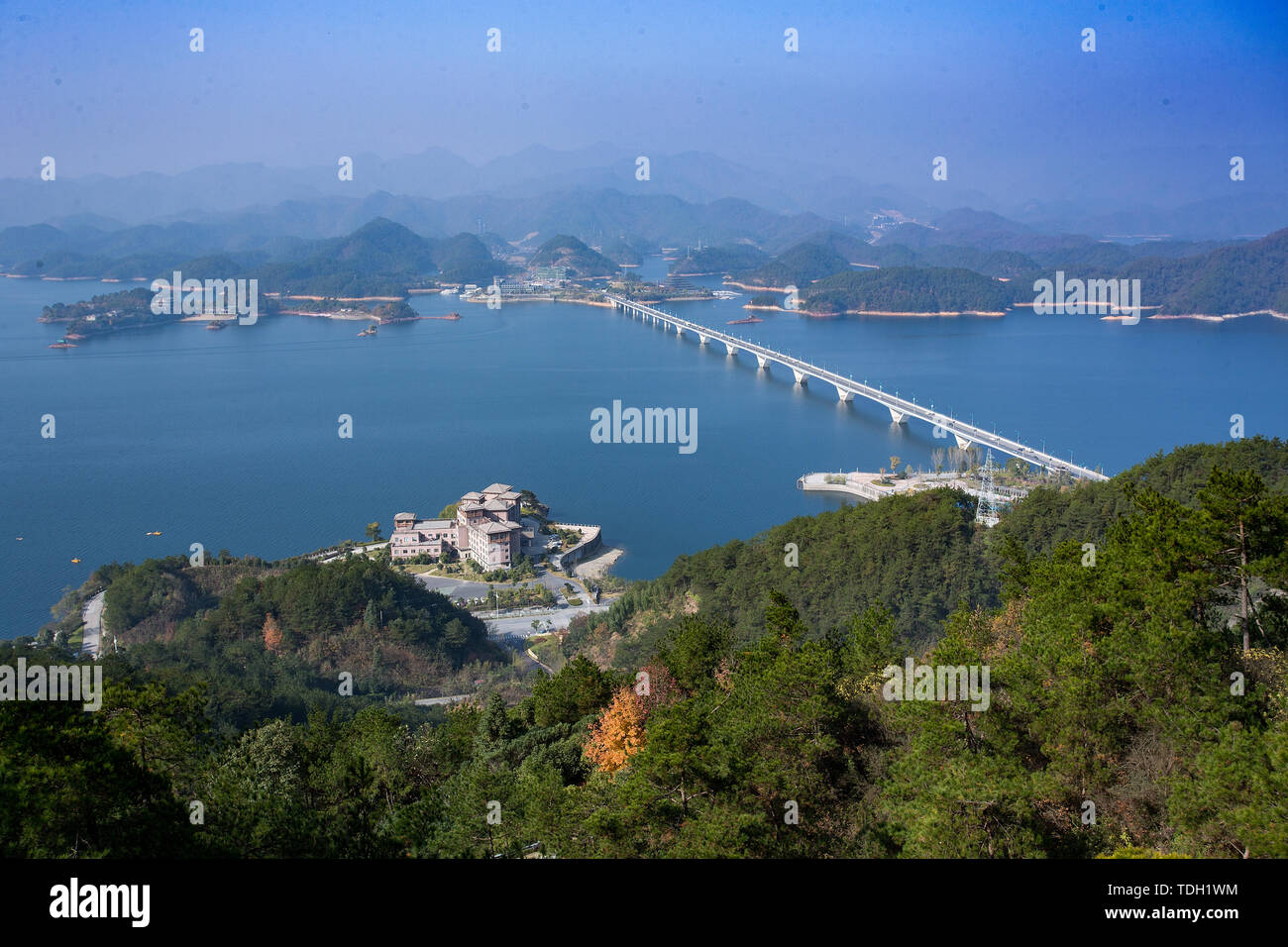 Qiandao lake bridge hi-res stock photography and images - Alamy