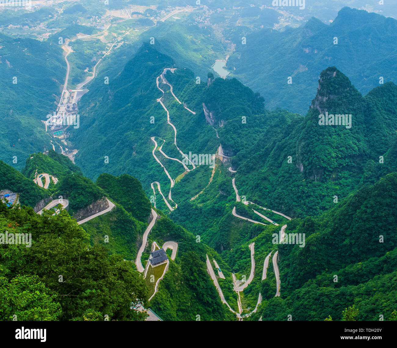 Panshan Highway, Tianmen Mountain, Zhangjiajie Stock Photo - Alamy