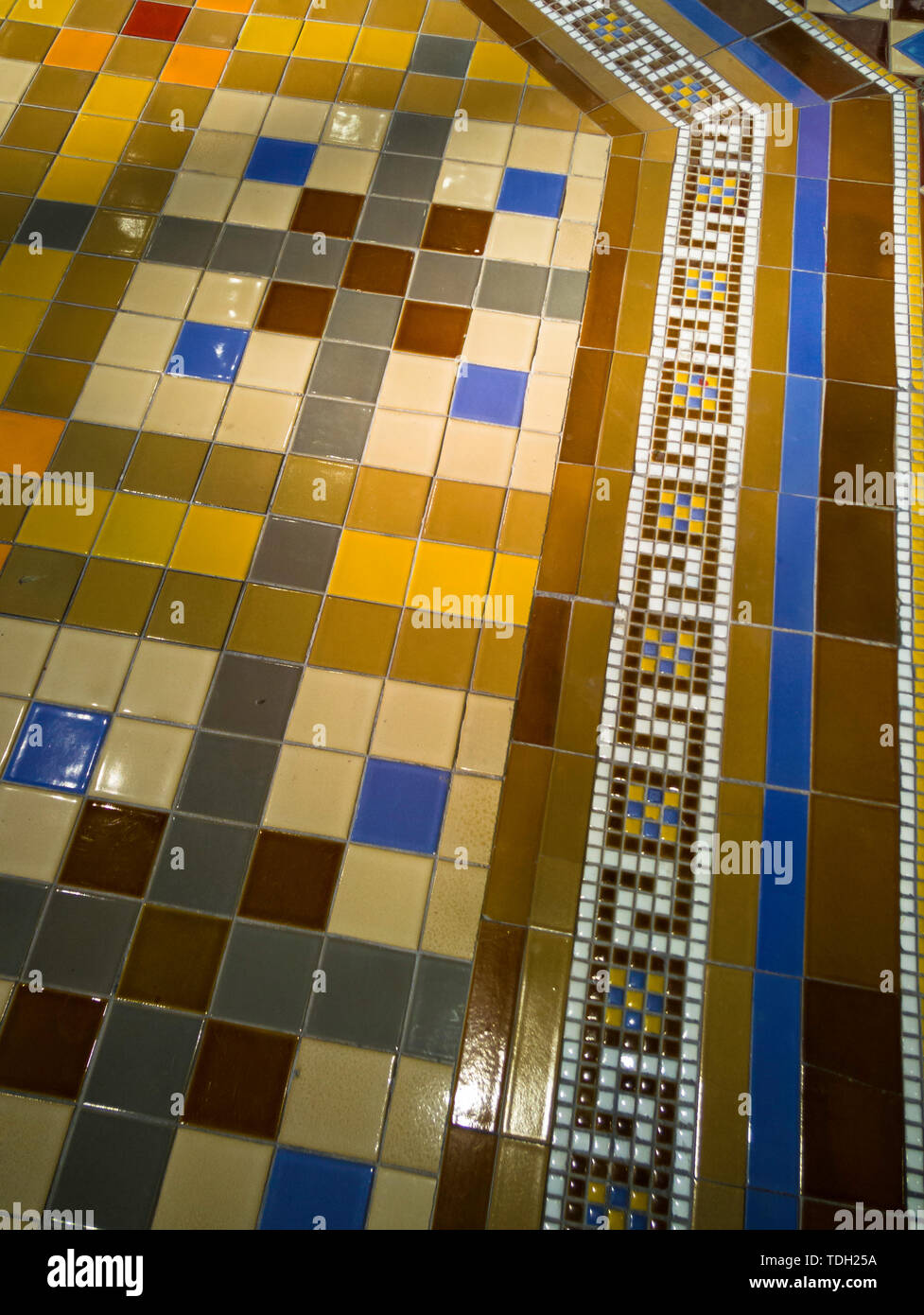 Mall floor tiles Stock Photo - Alamy