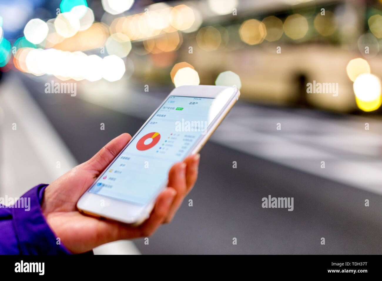 Hand with mobile phone Stock Photo - Alamy