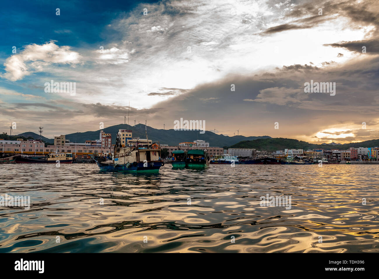 Dongping hi-res stock photography and images - Alamy