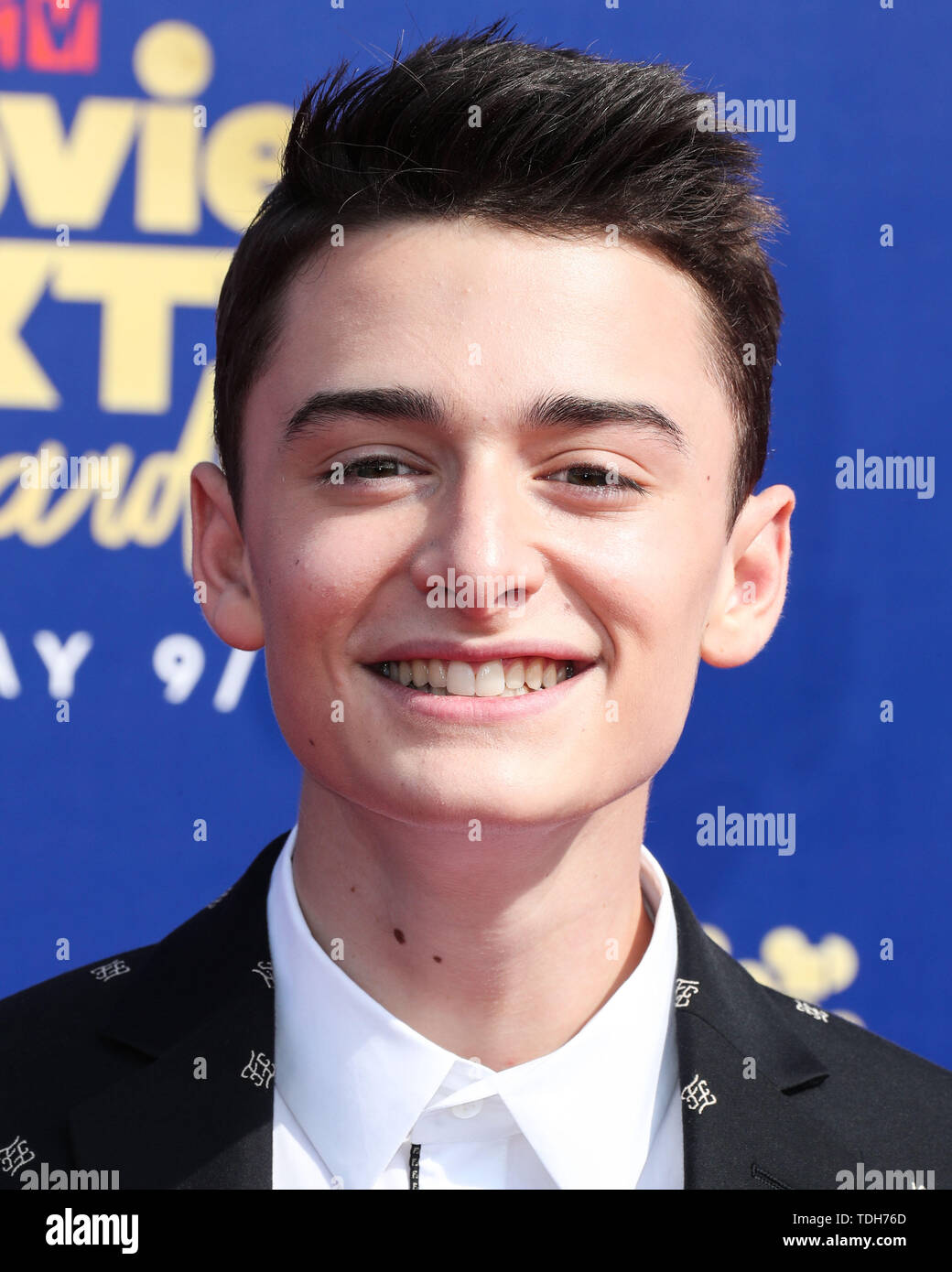 Noah schnapp hi-res stock photography and images - Alamy
