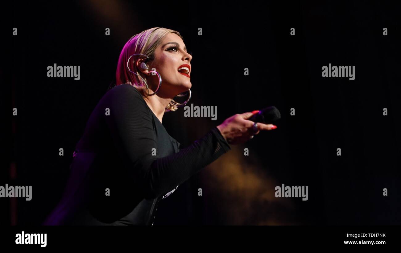 Bebe rexha beach hi-res stock photography and images - Alamy