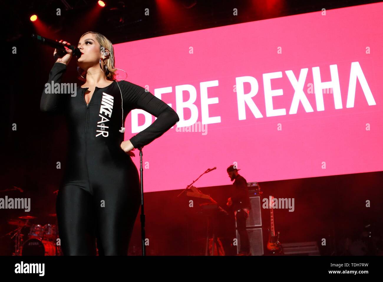 Bebe rexha beach hi-res stock photography and images - Alamy