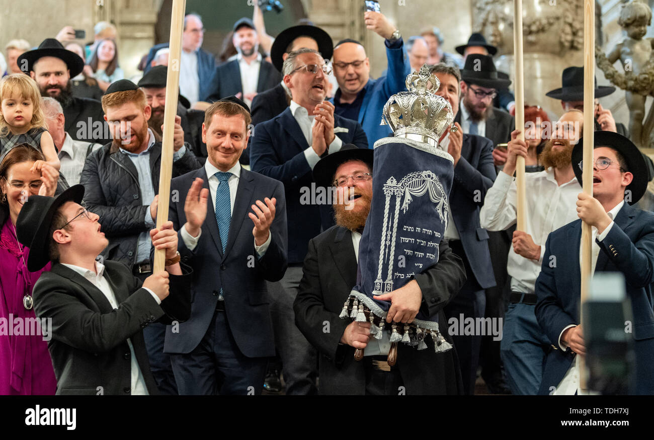 Robert havlin hi-res stock photography and images - Alamy