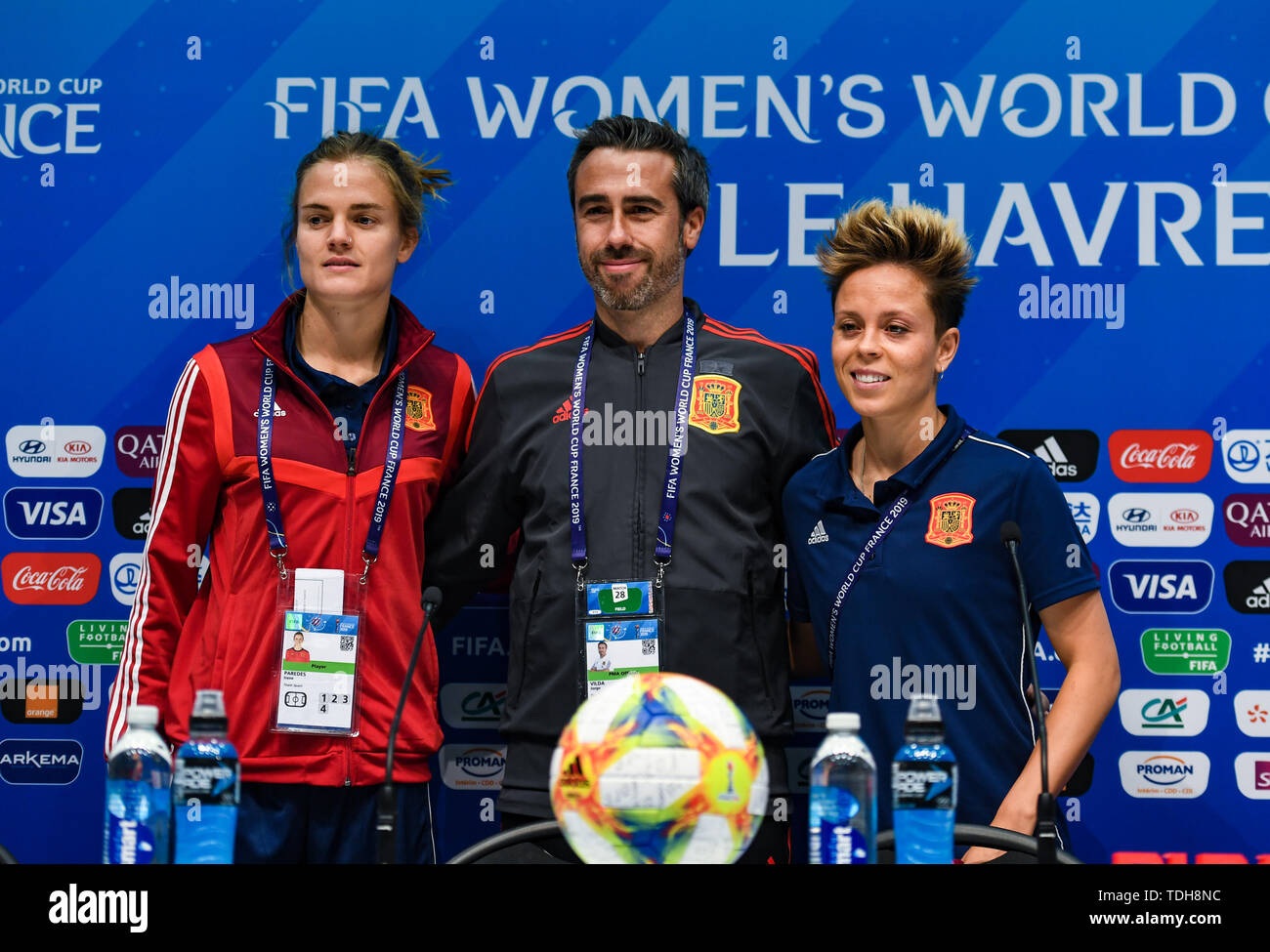 Le Havre, France. 16th June, 2019. Head Coach Jorge Vilda (C) of Spain ...