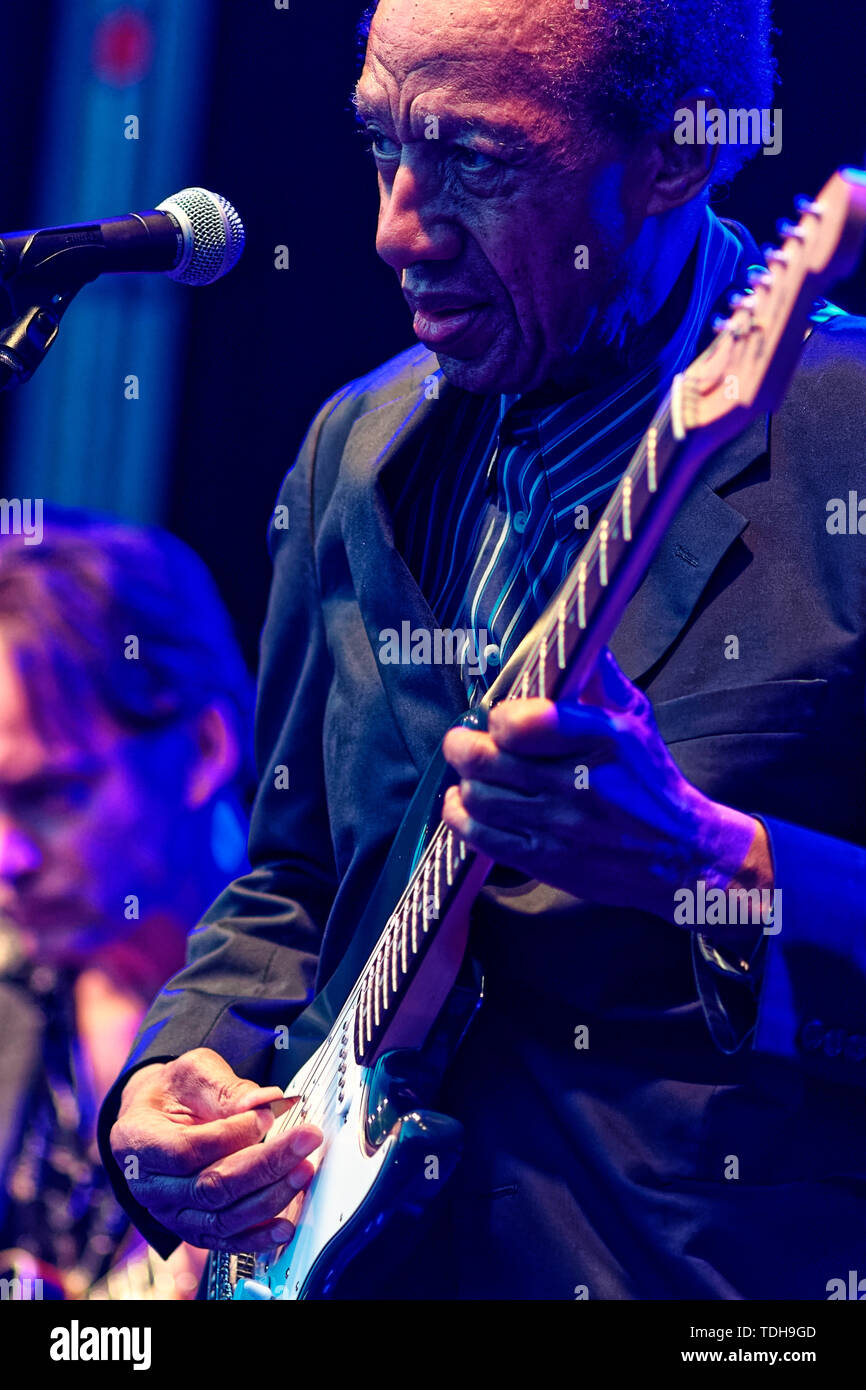 Billy boy arnold hi-res stock photography and images - Alamy