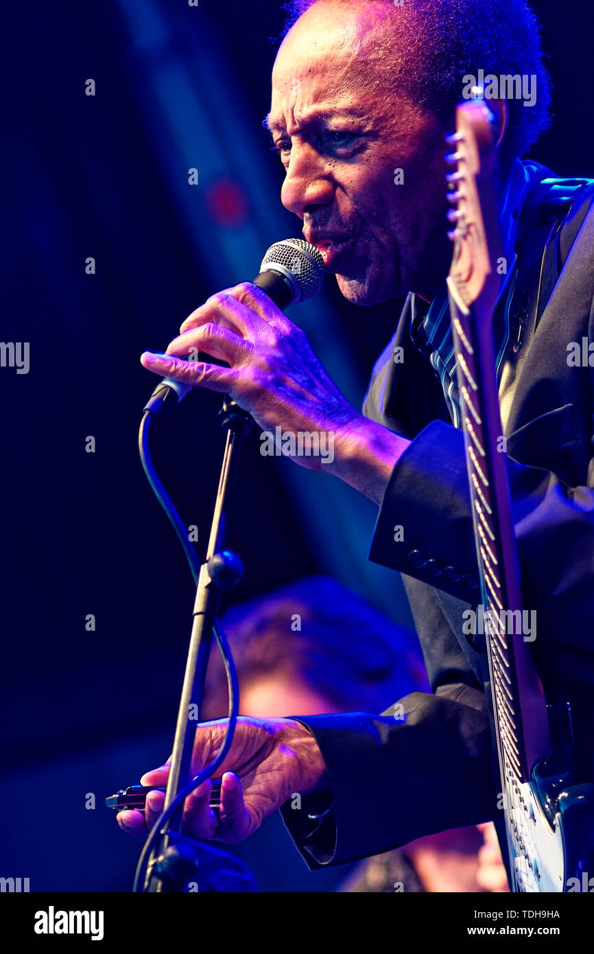 Billy boy arnold hi-res stock photography and images - Alamy