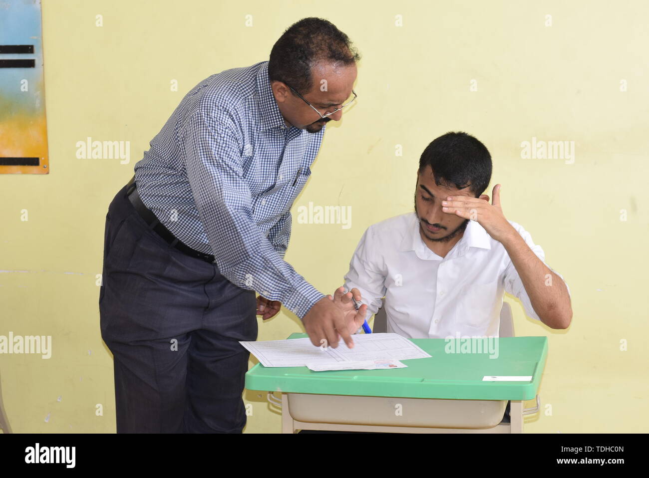 Cheating in exams hi-res stock photography and images - Alamy