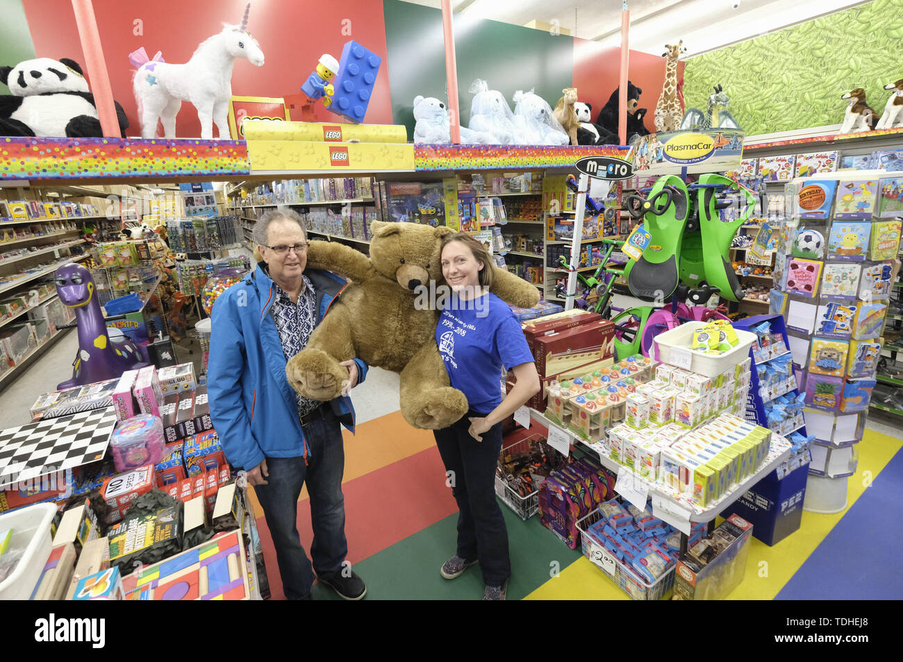 Los Angeles, California, USA. 8th May, 2019. Owner Ted Frankel and VP ...